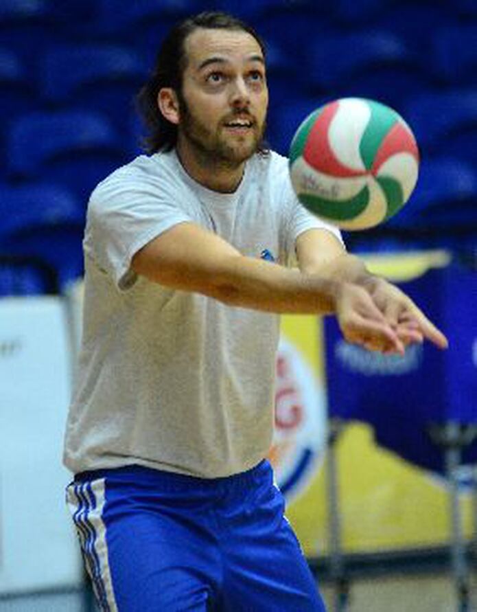 Ángel Pérez entrena su cuerpo y mente - Primera Hora