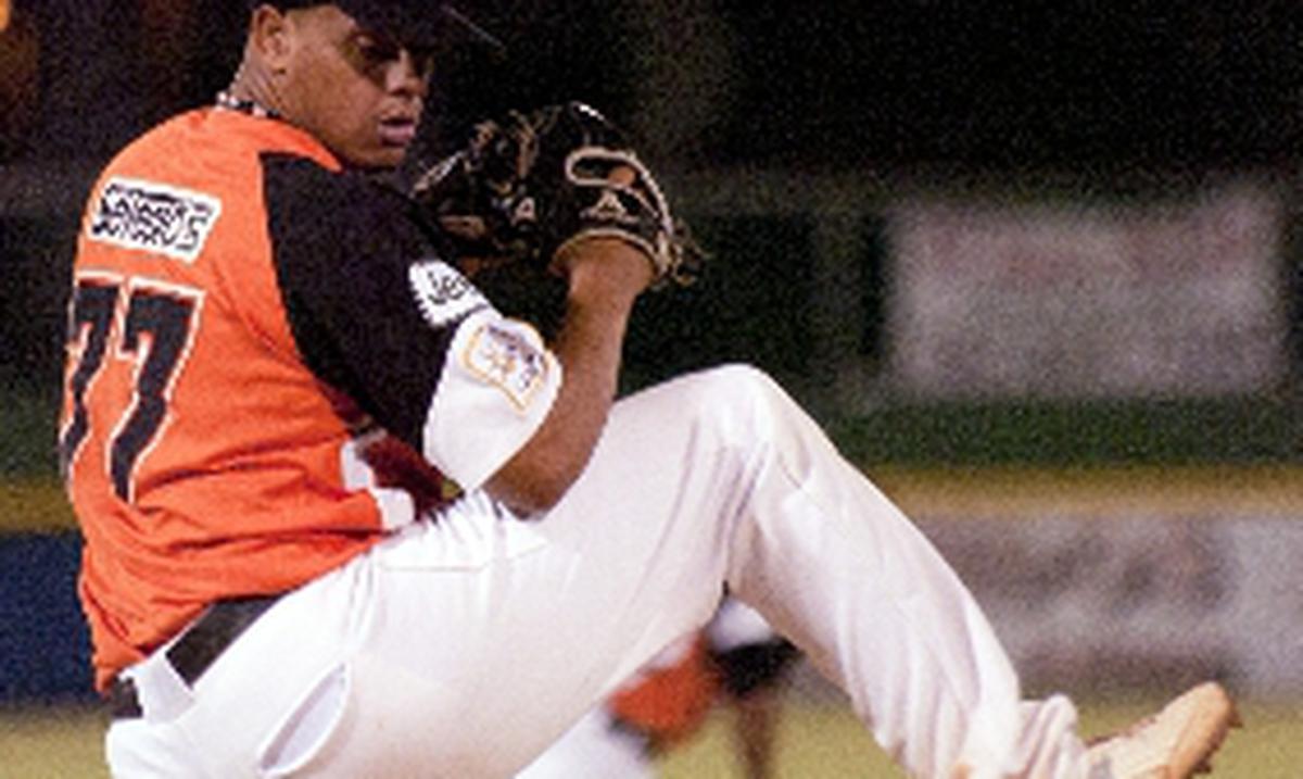 Suspendido Alexander Woodson por afrenta’o - Primera Hora