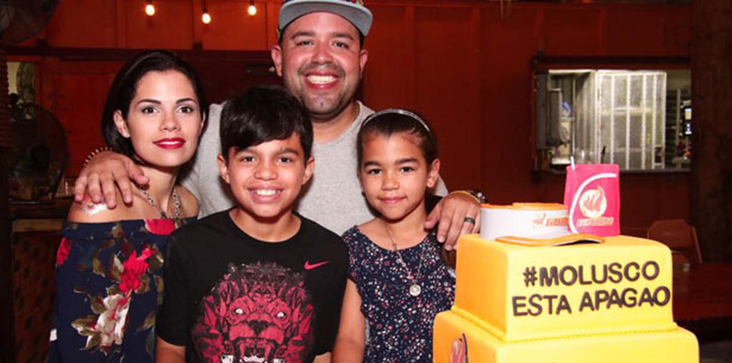 Molusco todavía sigue disfrutando su cumpleaños - Primera Hora