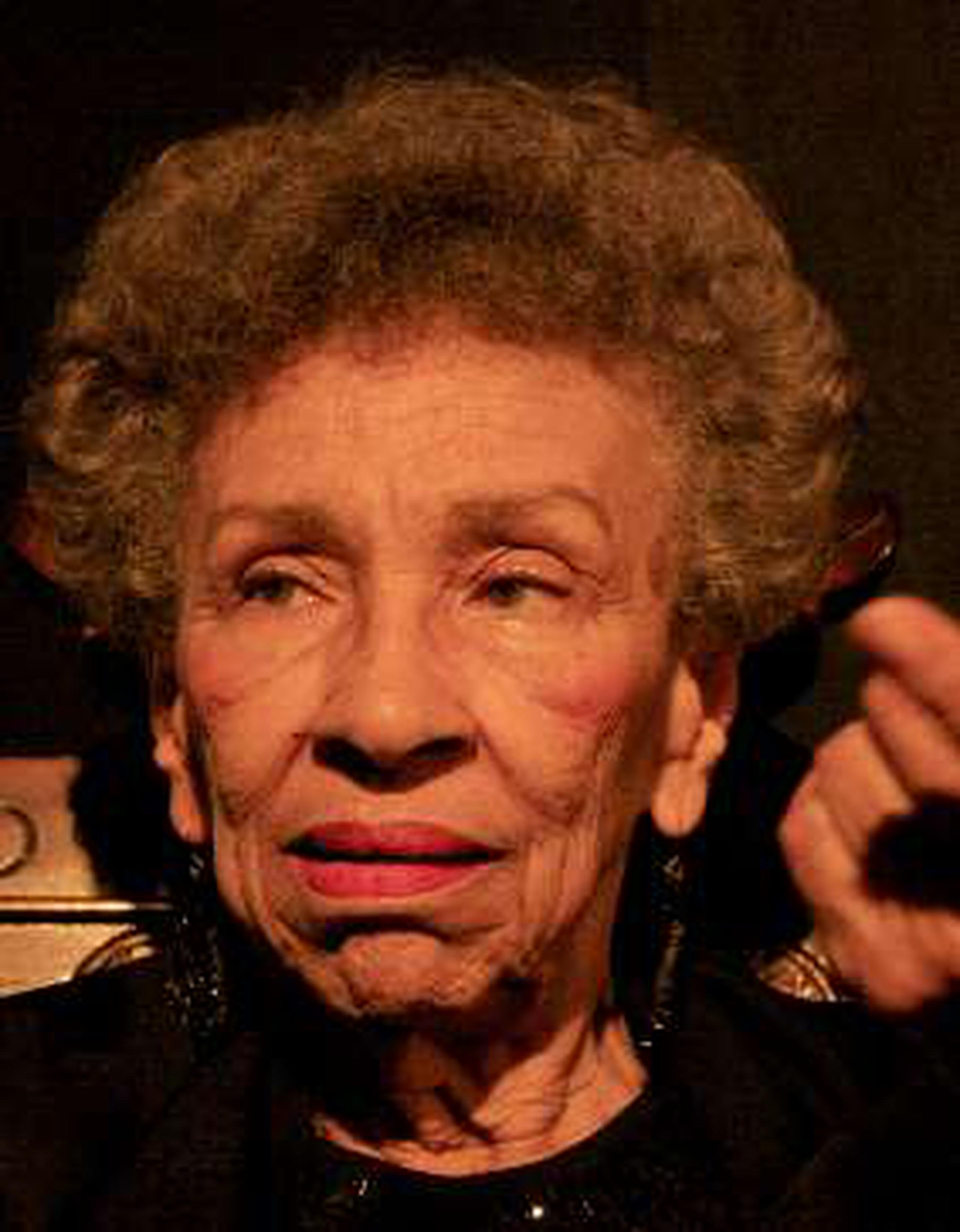 Victoria Espinosa llega a su sala teatral - Primera Hora