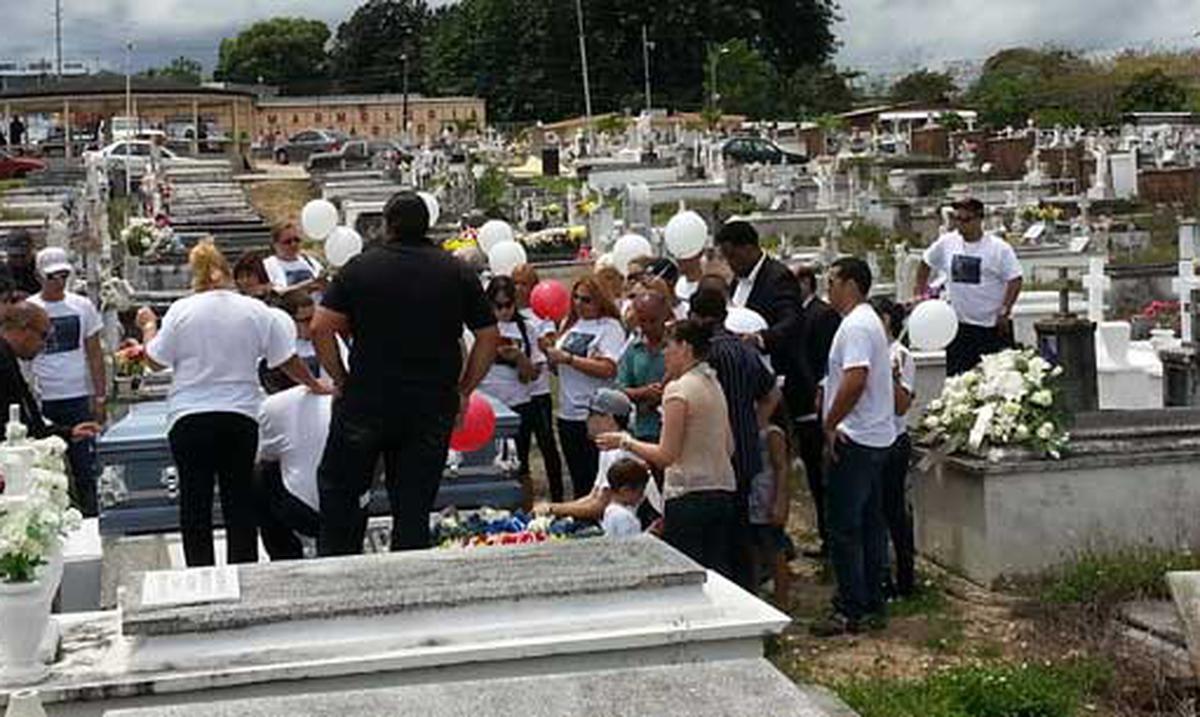 Sepultan A Joven Que Murió En Masacre De Toa Baja Al Ritmo De Canción