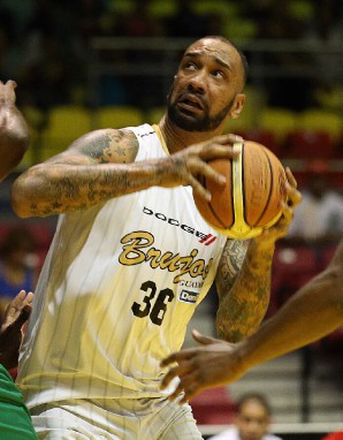 Peter John Ramos guía el triunfo de los Brujos - Primera Hora