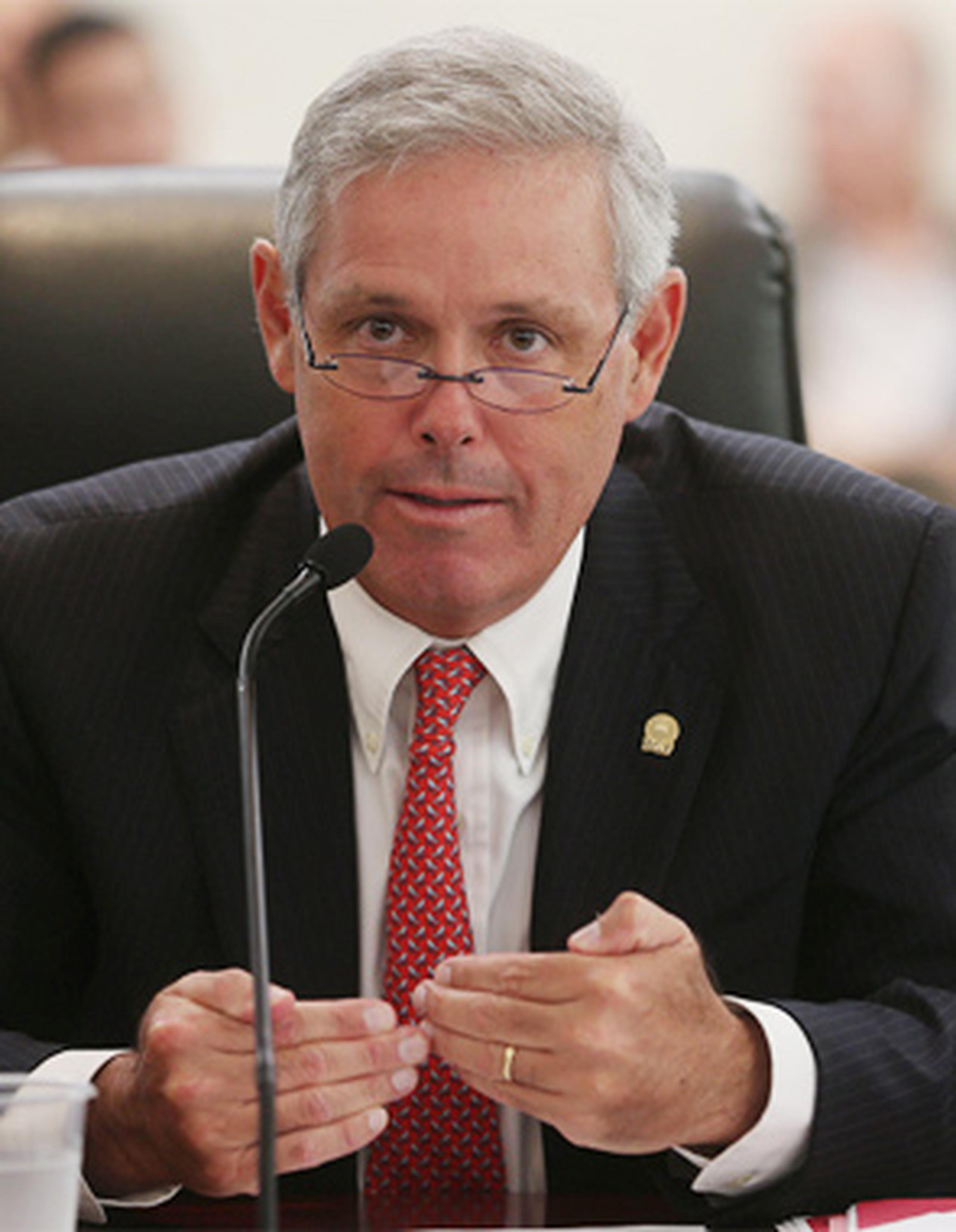 Javier Ferrer deja presidencia del Banco Gubernamental de Fomento ...