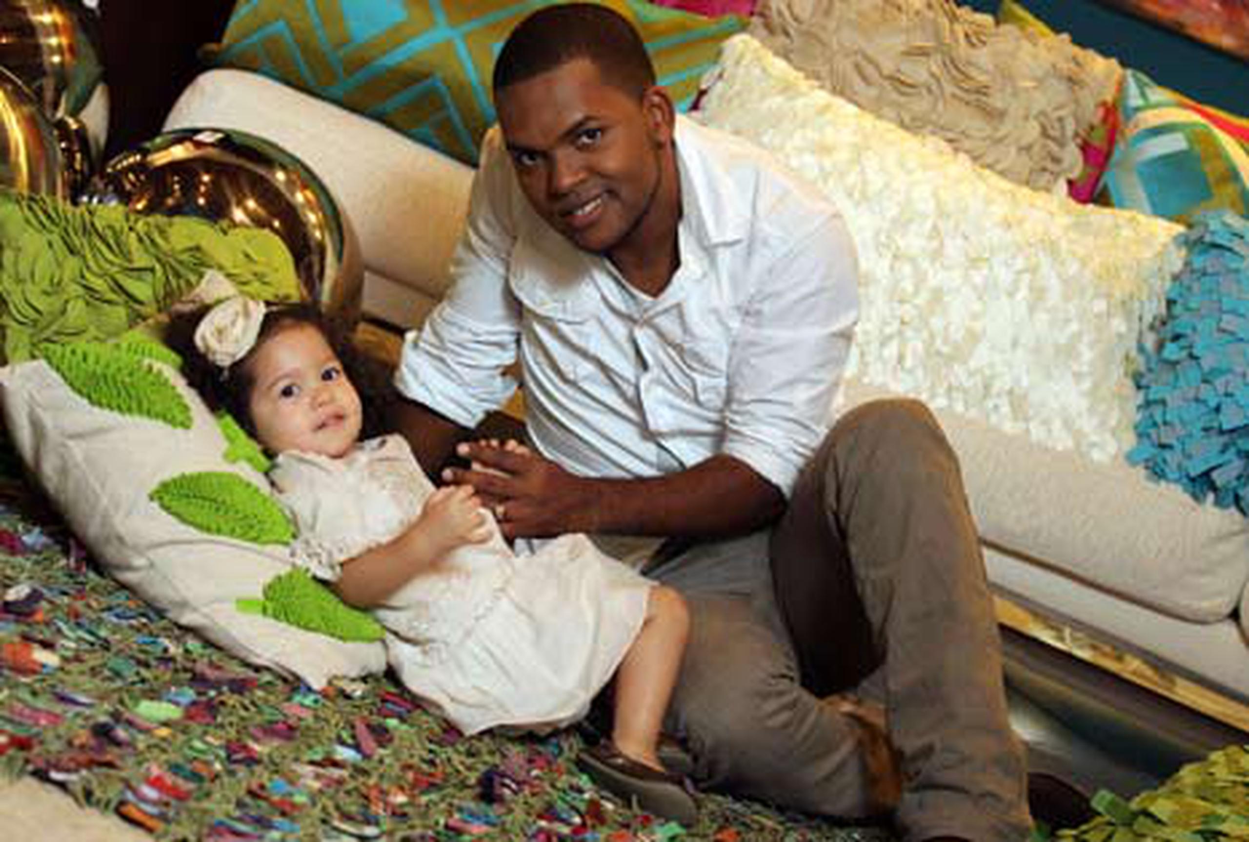 Redimi2 se inspira en su pequeña Samantha - Primera Hora