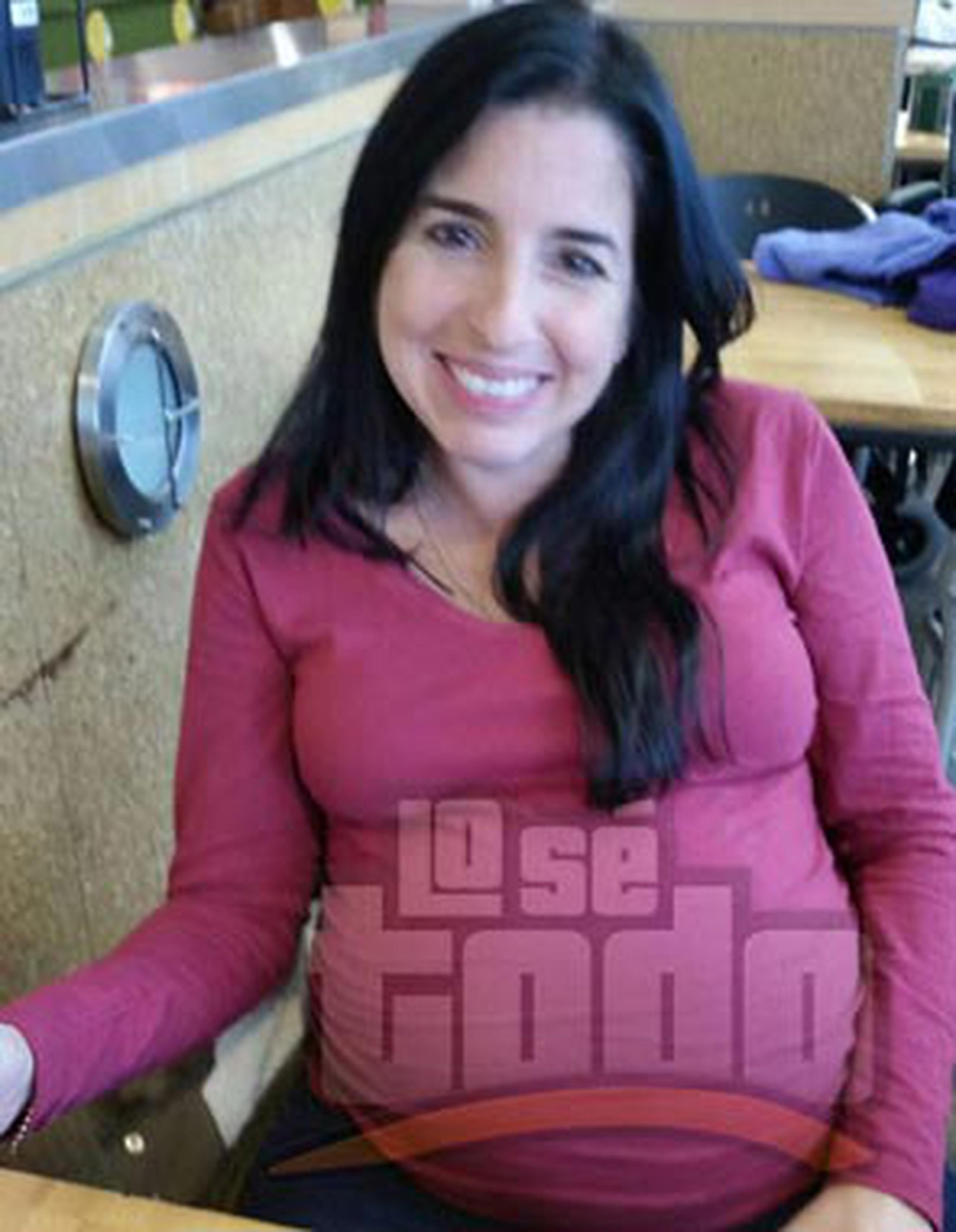 Publican fotos de Ana Cacho en aparente estado de embarazo - Primera Hora