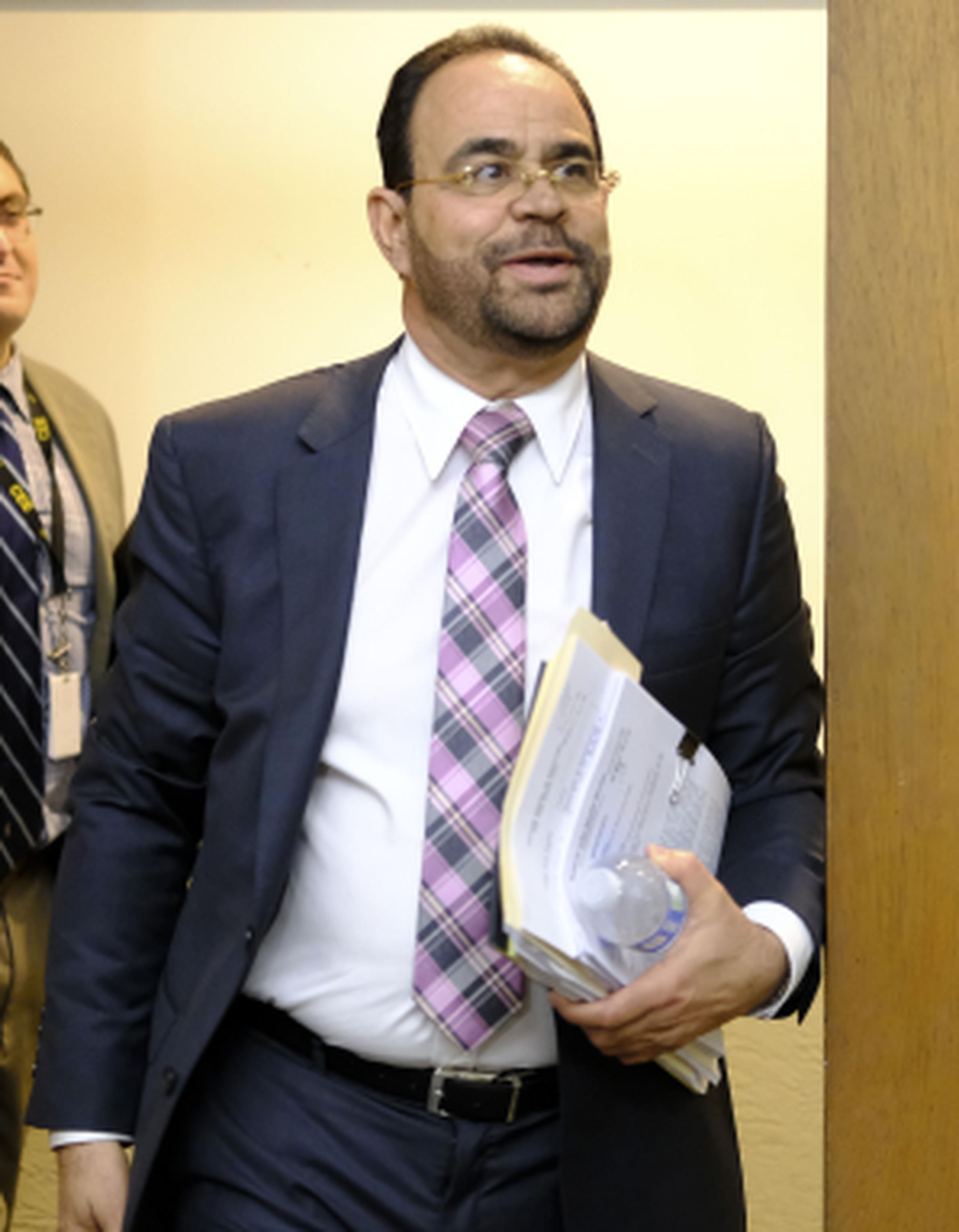 Justicia investiga a Aníbal Vega Borges - Primera Hora