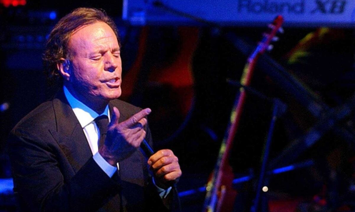Julio Iglesias dice que ahora canta con más pasión que un chaval de 20 ...