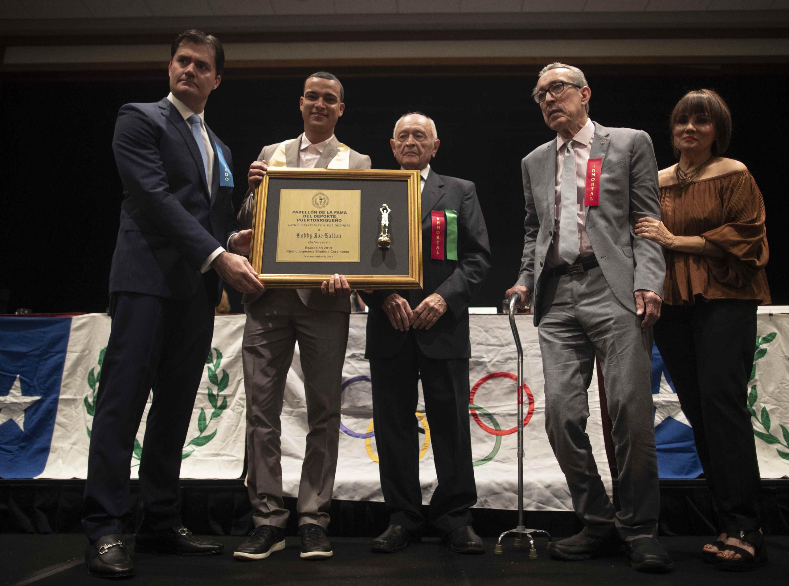 Exaltan a nueve miembros al Pabellón de la Fama del Deporte ...