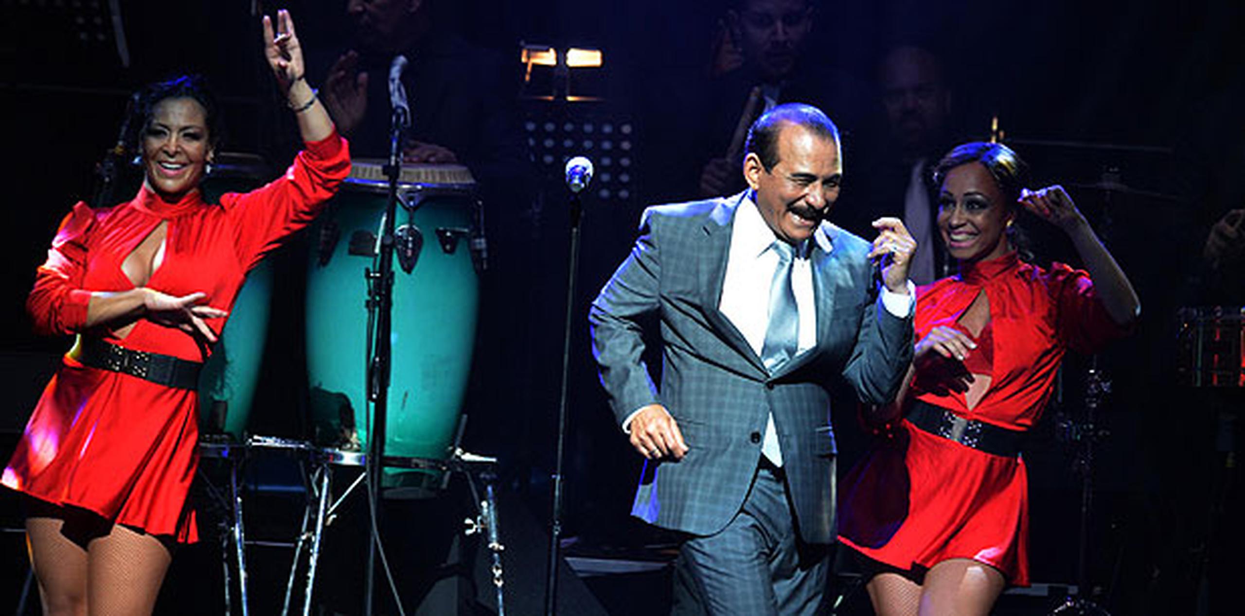 Charlie Aponte se esmera ante escaso público en primer concierto como ...