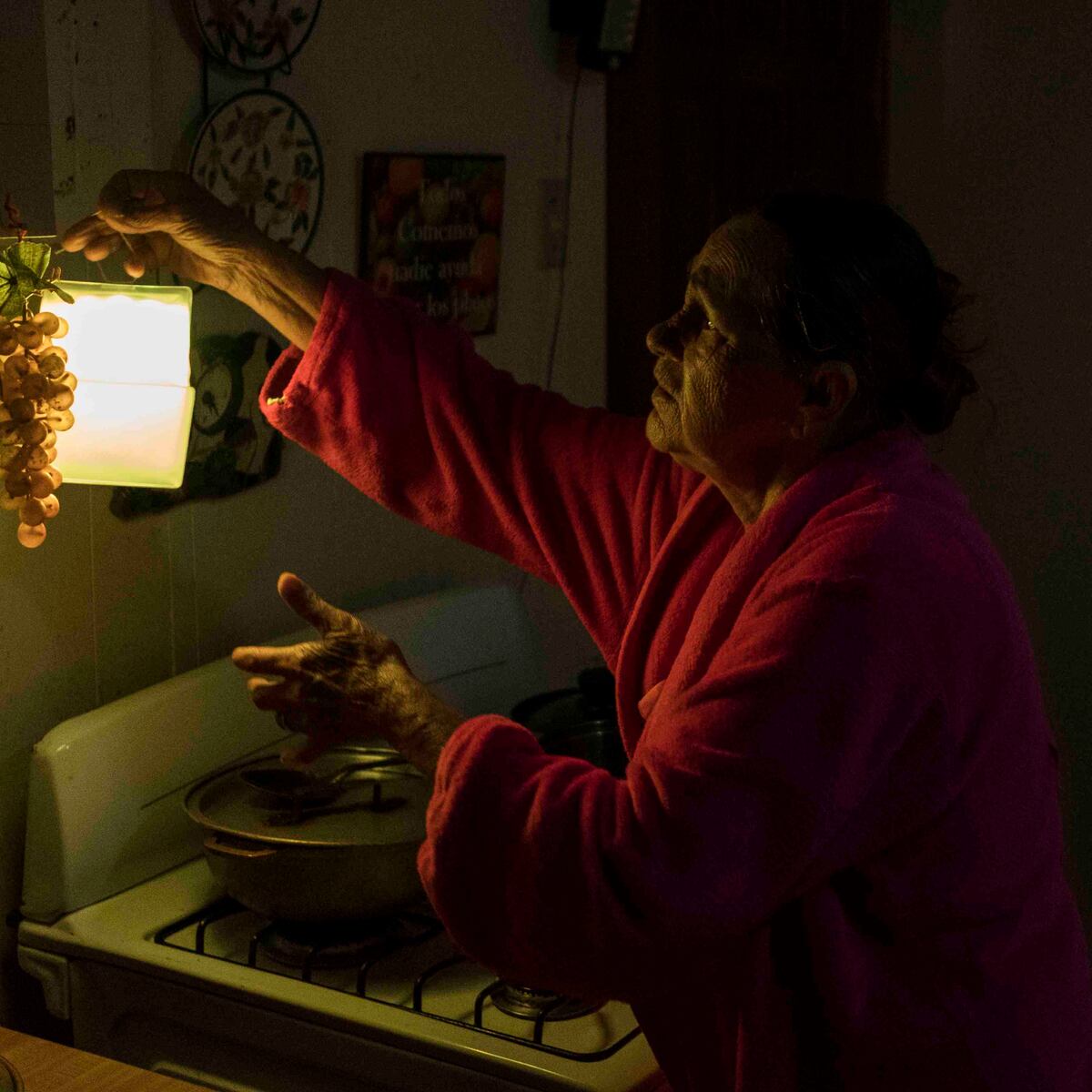 Suspicacia boricua con la electricidad - Primera Hora