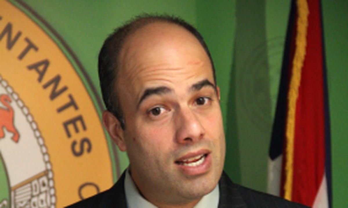 Héctor Ferrer podría llenar el escaño de Jorge Colberg - Primera Hora