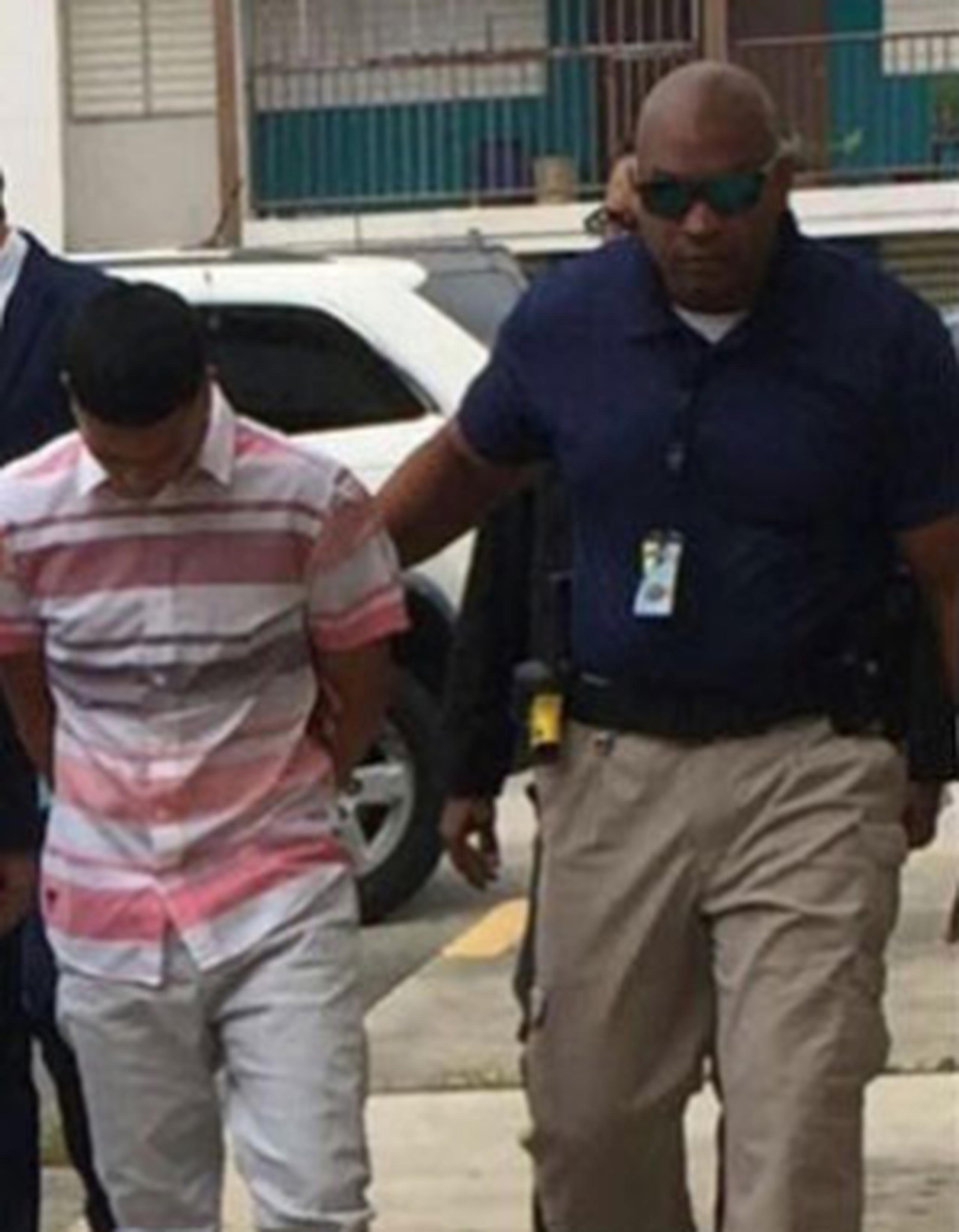 Se Entrega Acusado De Triple Asesinato En Carolina Primera Hora