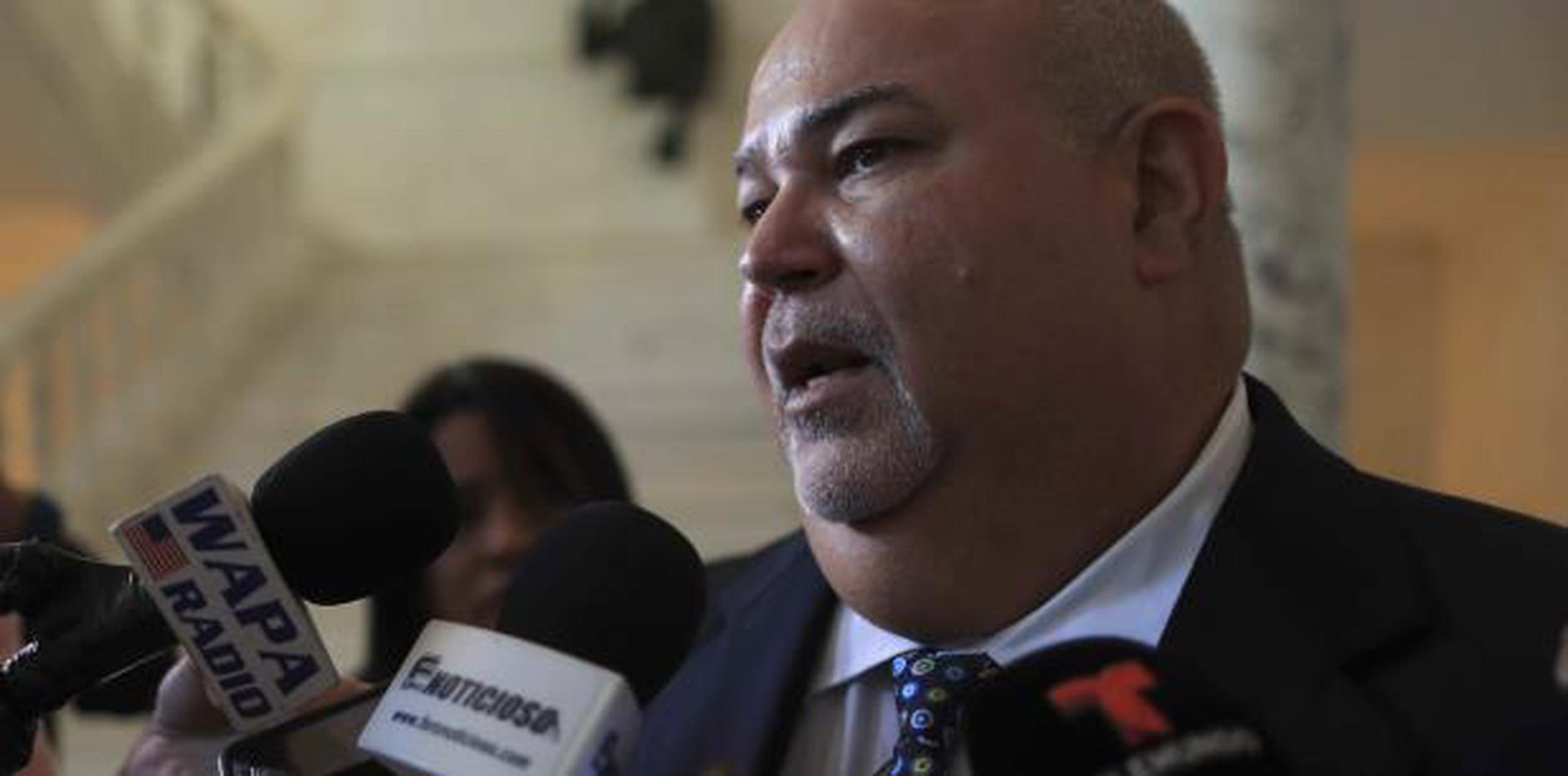 Johnny Méndez ofrece su solución al crimen - Primera Hora