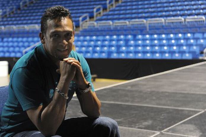 René González promete una experiencia celestial - Primera Hora