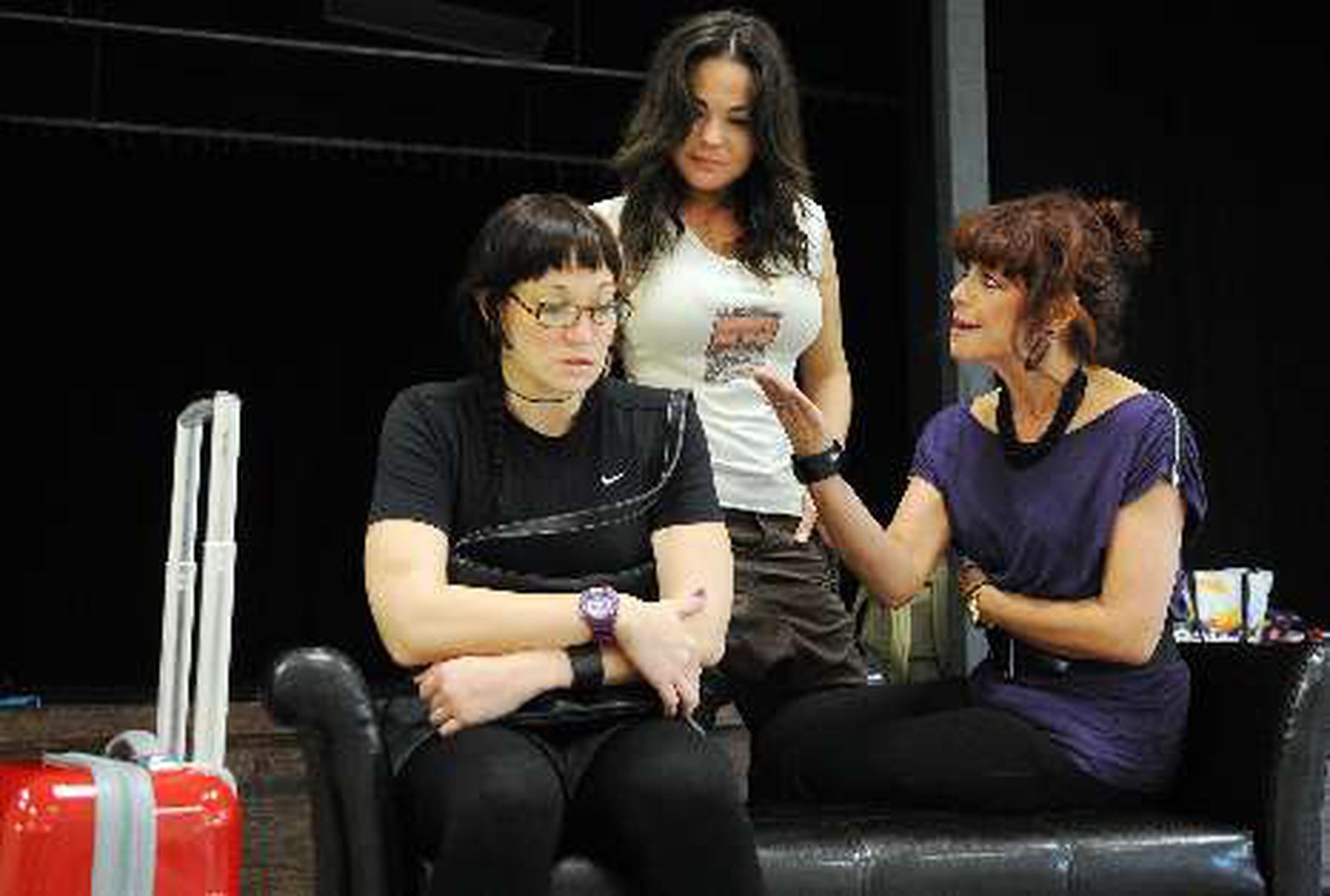 Simplemente mujeres: tres vidas unidas por un mismo espacio - Primera Hora