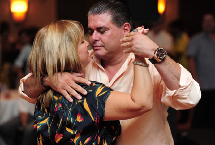 Jorge Santini celebra sus 26 años de matrimonio - Primera Hora