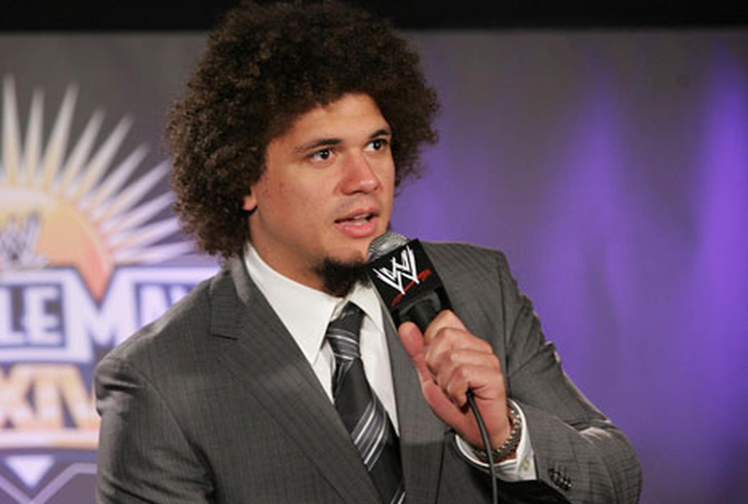 Botan a luchador Carlito Colón de la WWE - Primera Hora