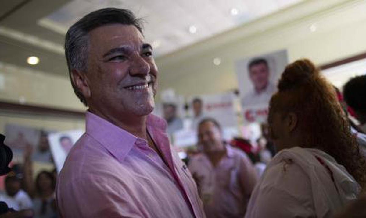 Charlie Delgado entrega todos los endosos para su precandidatura a la ...