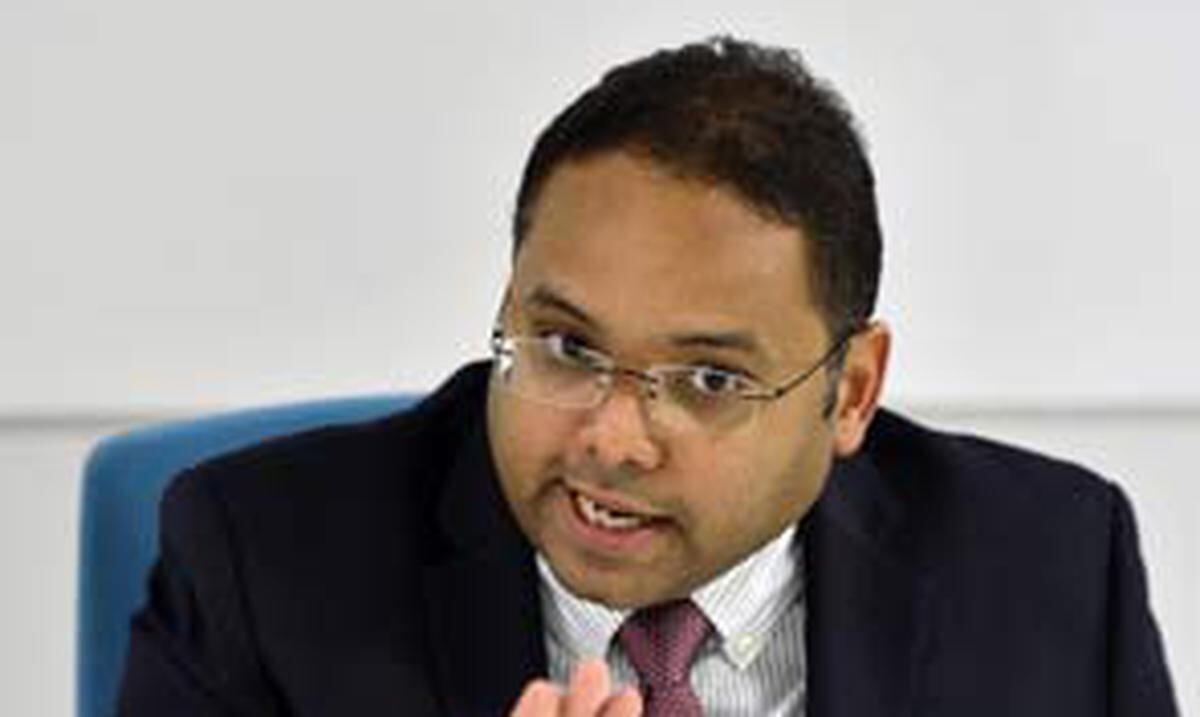 Rafael Román anuncia que cumplió con la contratación de los ...