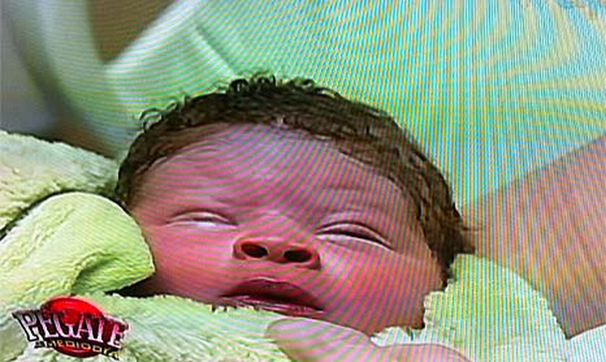 La Burbu presenta a su hijo - Primera Hora