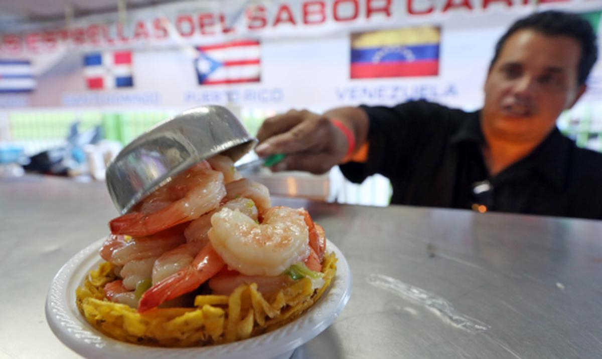 Los kioskos de comida invitan a “pecar” en la Serie del Caribe ...