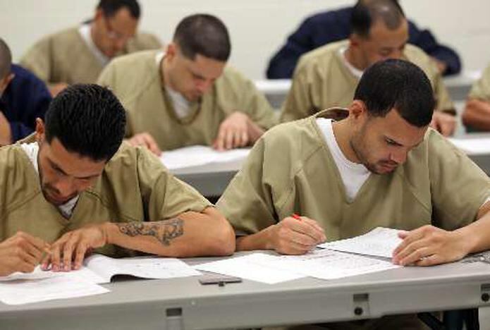 Histórico pacto de paz con bandas de reos - Primera Hora