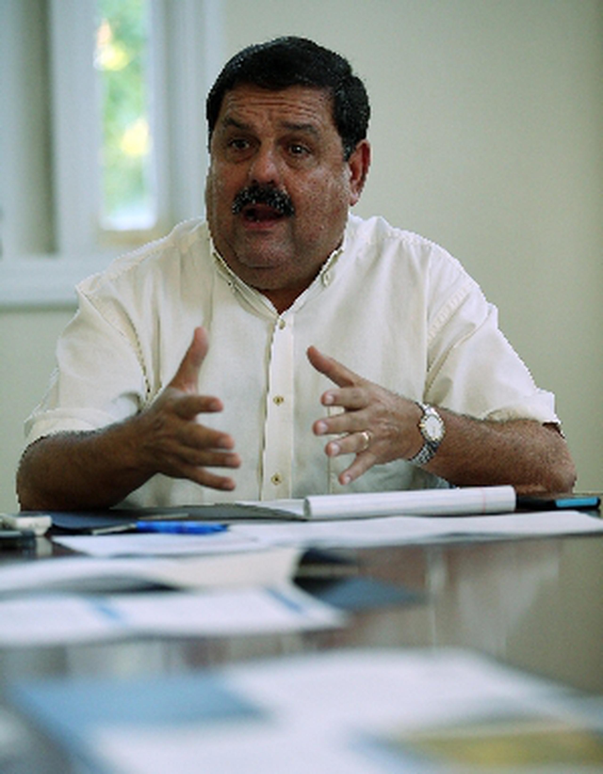 Eric Labrador defiende su gestión por el fútbol - Primera Hora