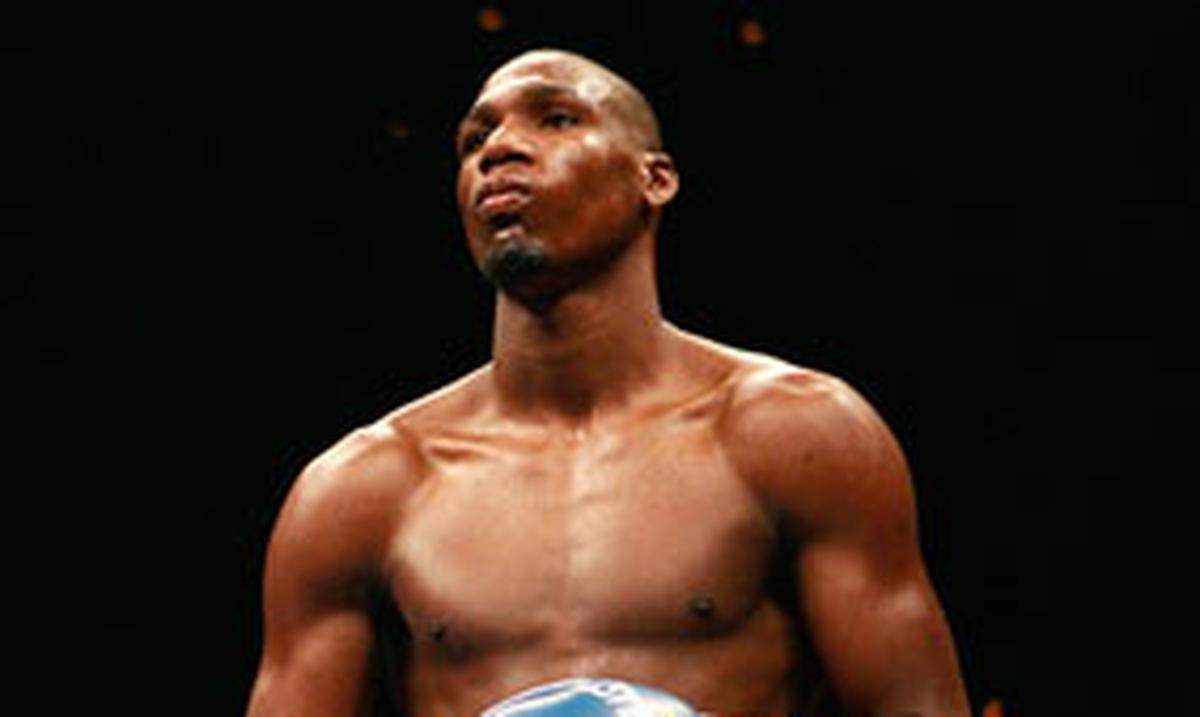 Boxeador Williams espera cirugía tras accidente - Primera Hora