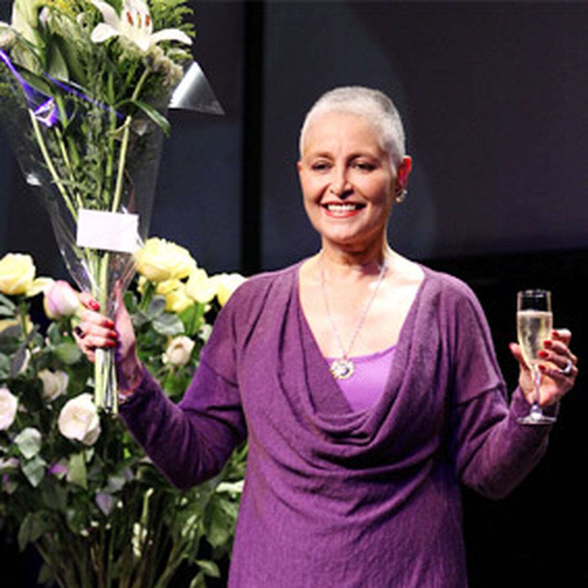 Daniela Romo presenta un disco por sus 40 años de carrera tras superar ...