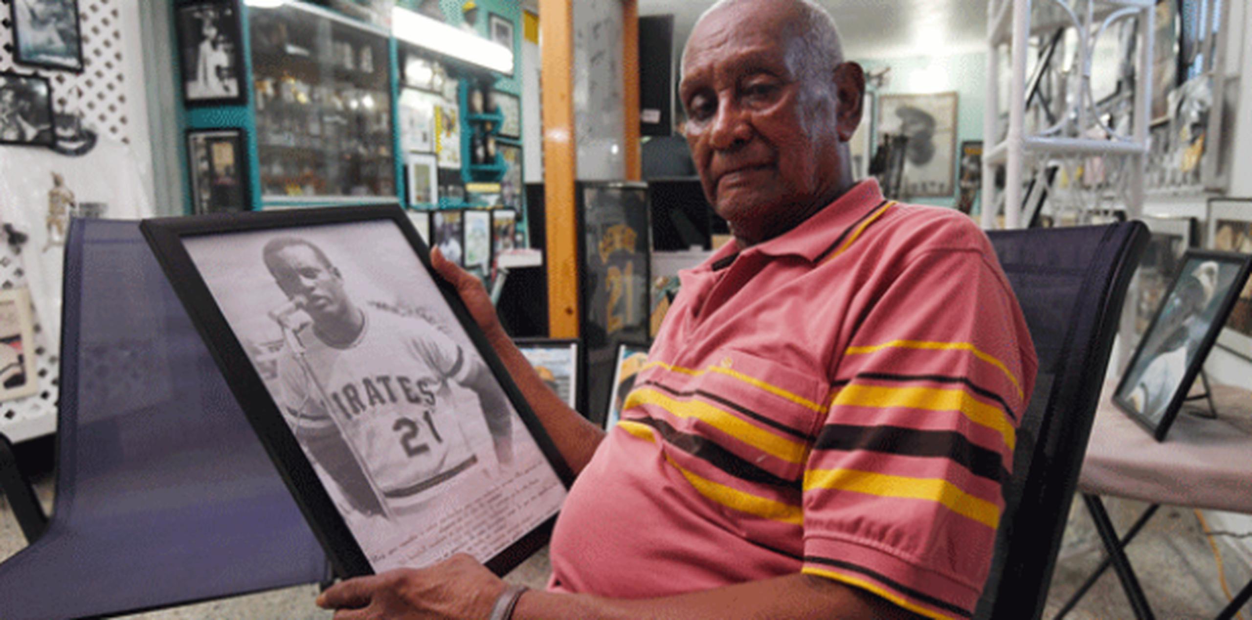 Guardián de los recuerdos de Roberto Clemente - Primera Hora