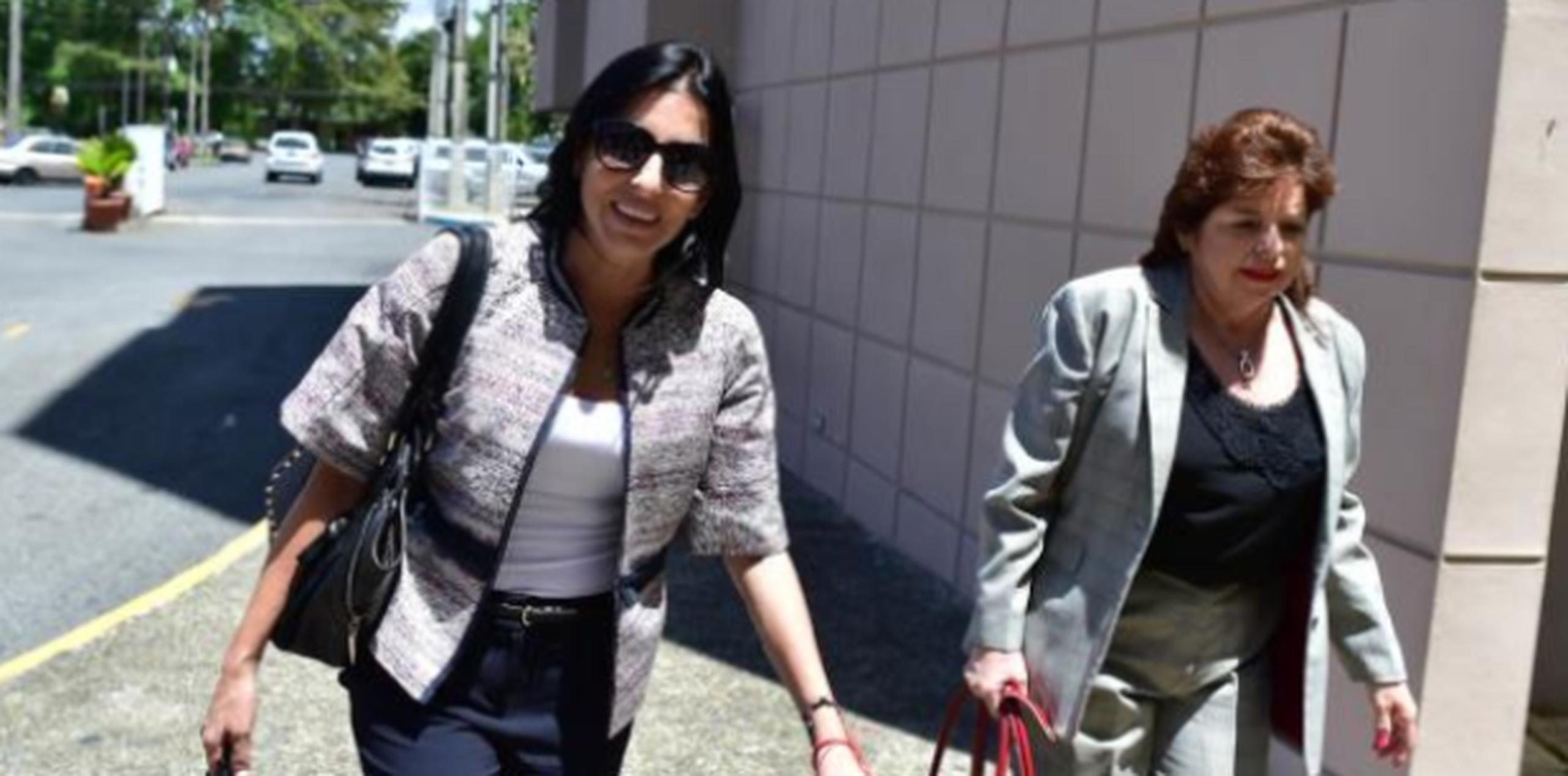 Regresa Ana Cacho al tribunal - Primera Hora