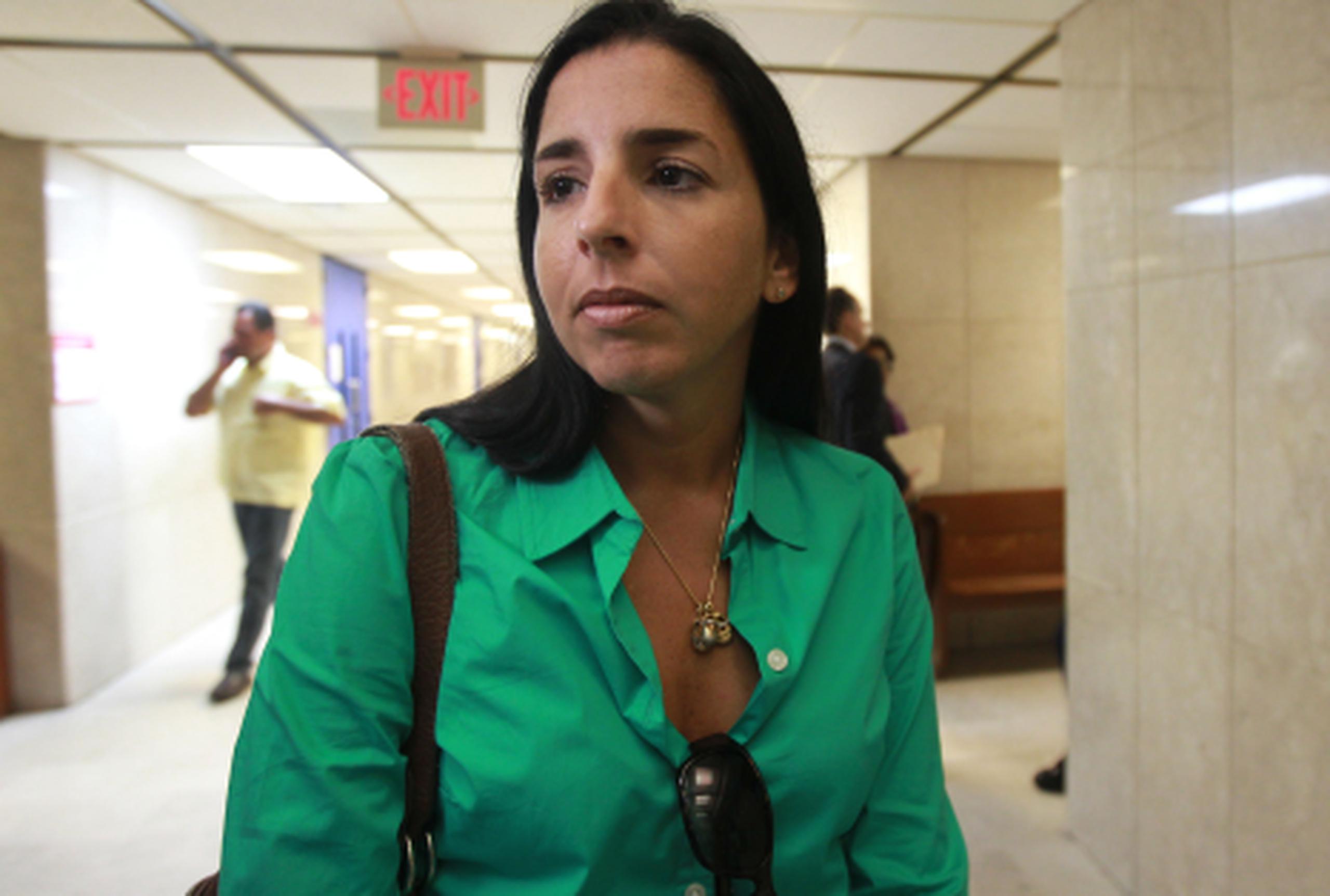 Roban expediente legal de Ana Cacho de oficina de su abogada - Primera Hora