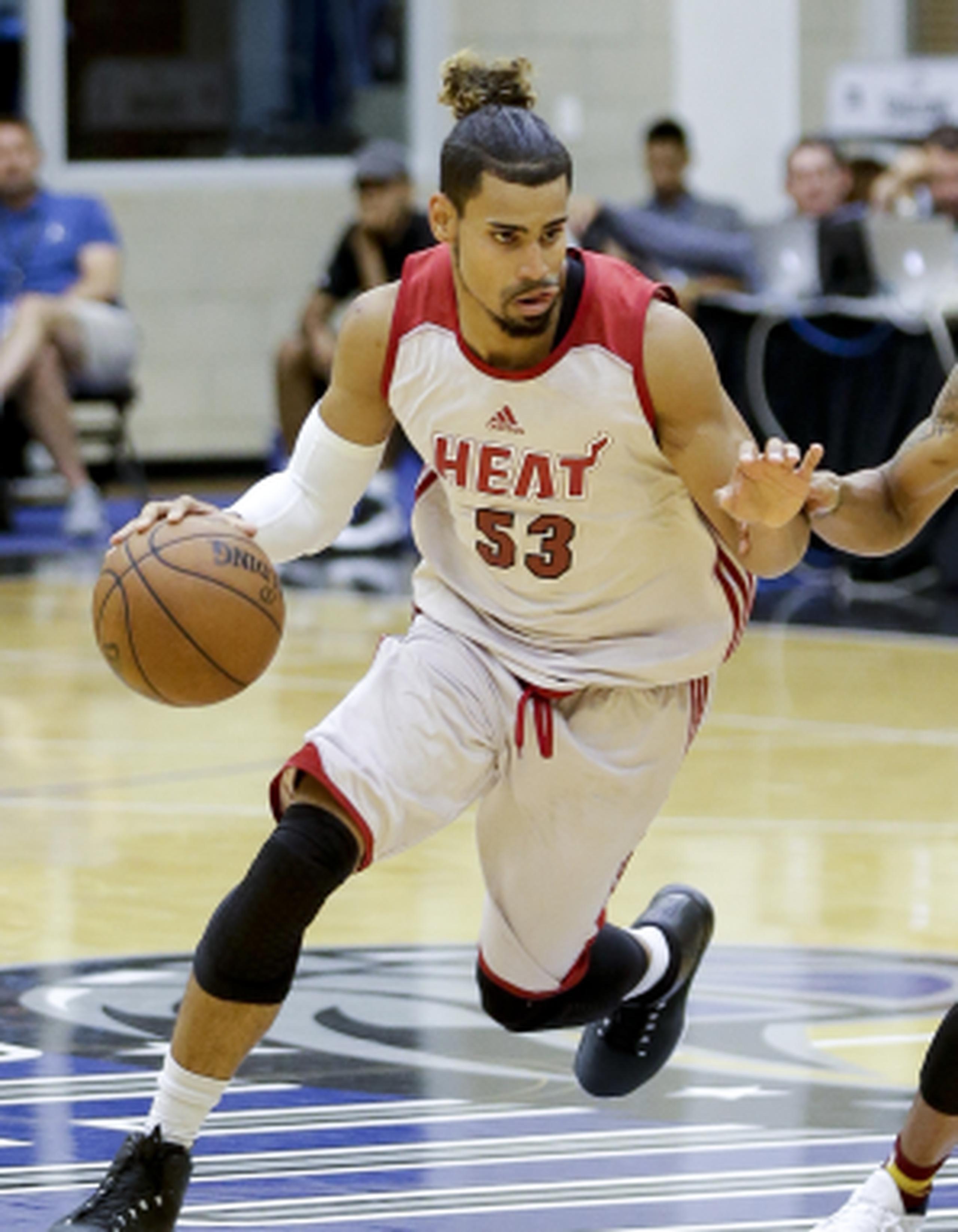 Gian Clavell llega a acuerdo con los Mavericks - Primera Hora