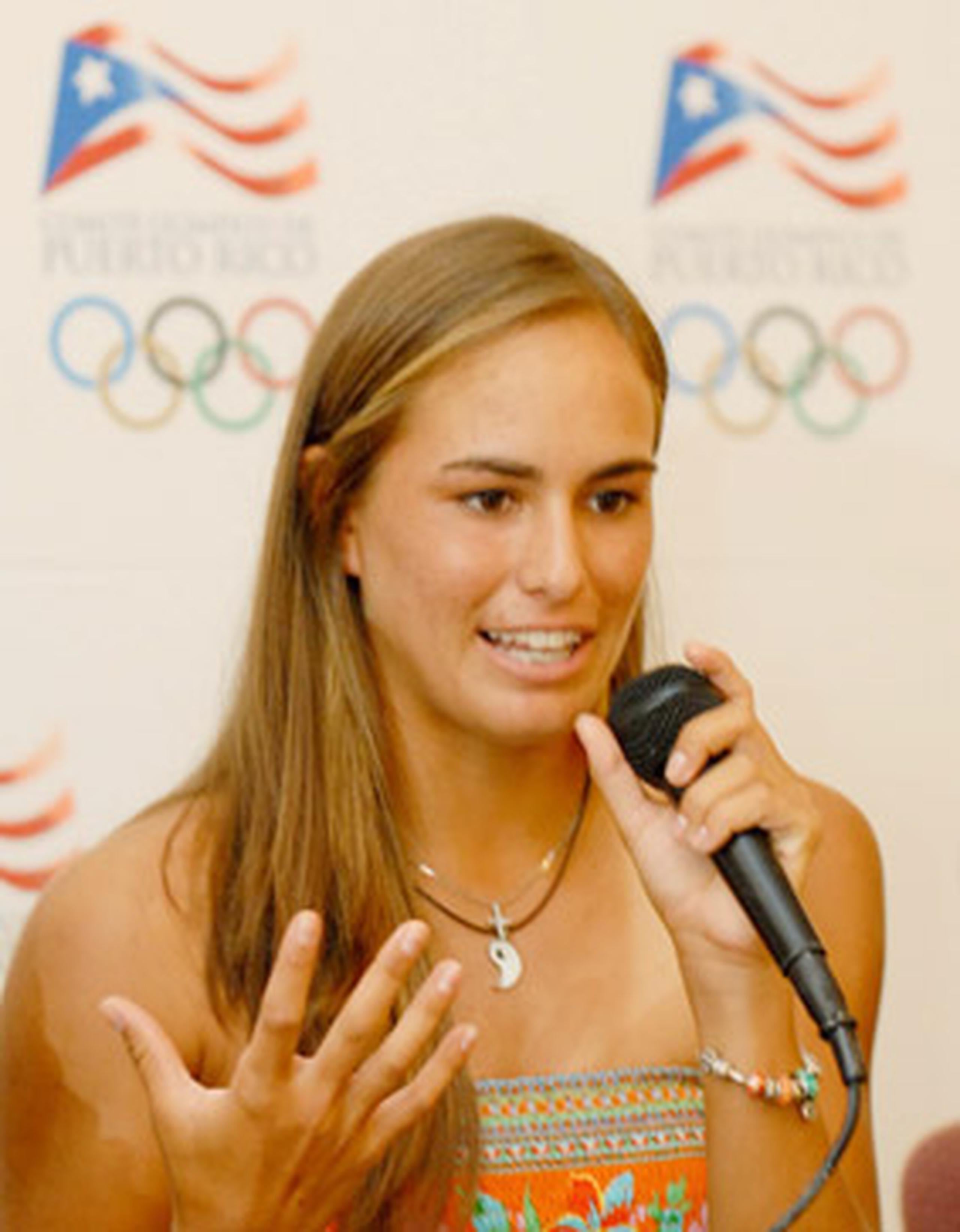 Mónica Puig goza su visita a Puerto Rico - Primera Hora