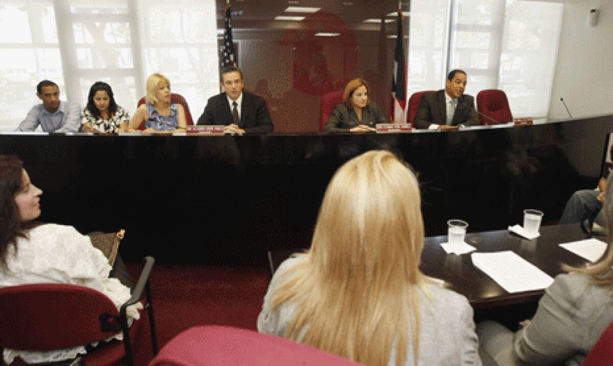 Thomas Rivera Schatz y Richard Roark brillan por su ausencia en vista ...