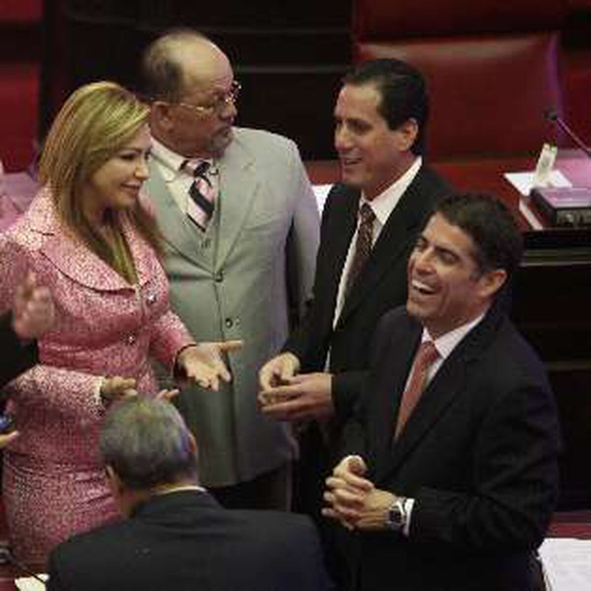 Sigue la tiraera “fresita” en el Capitolio - Primera Hora