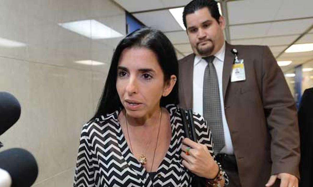 Ana Cacho asiste a la vista del Manco - Primera Hora