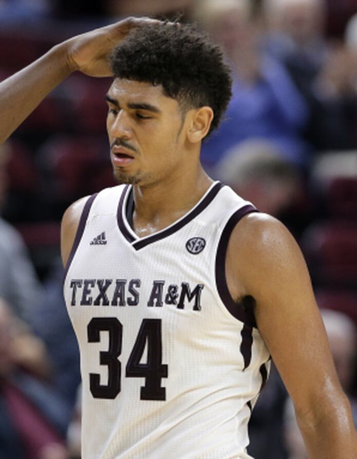 Sólido arranque de Tyler Davis y los Aggies en la NCAA - Primera Hora