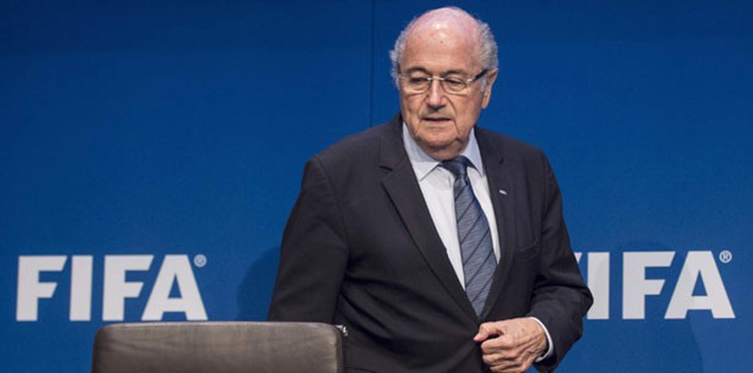 Renuncia presidente de la FIFA - Primera Hora