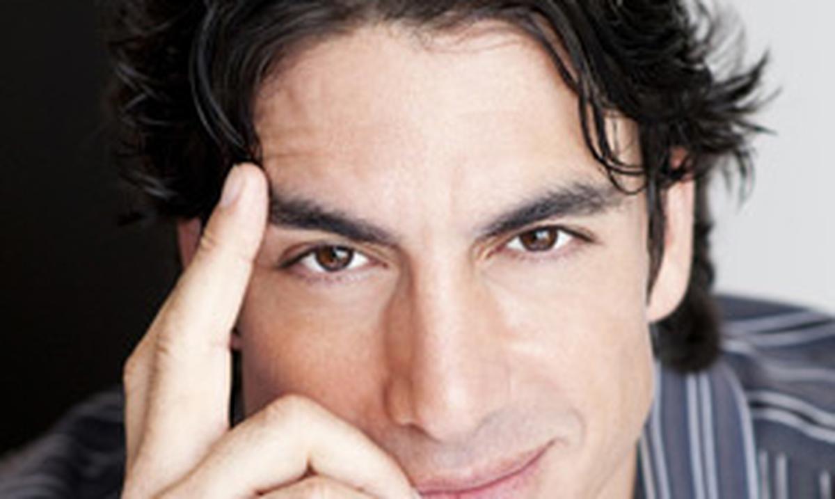 Actor mexicano Ricardo Chávez lanza libro “Tu vida no tiene que ser una ...