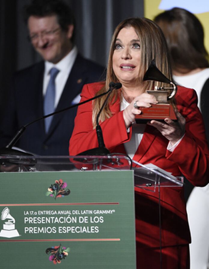 Se le dio a Ednita Nazario - Primera Hora