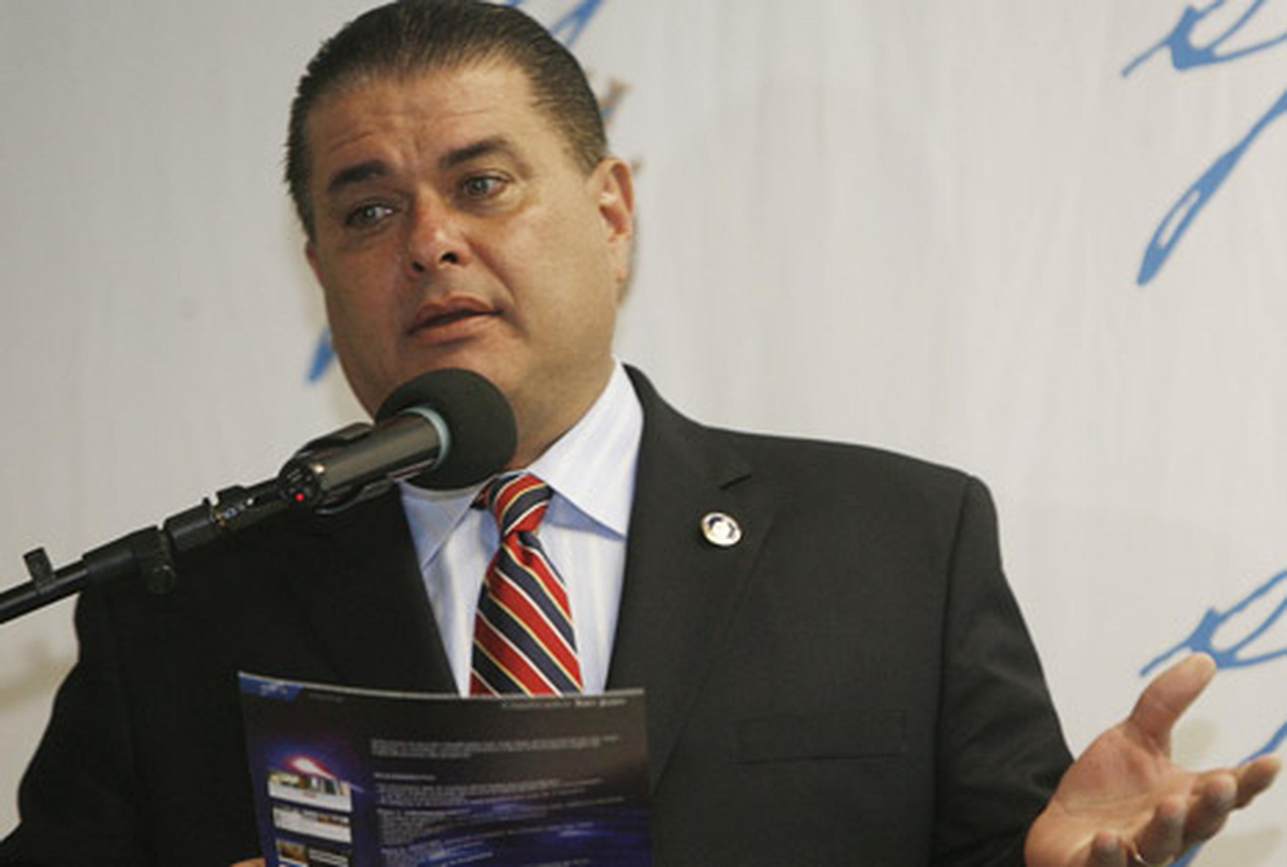 Santini dice que Ferrer no le da ni para un almuerzo - Primera Hora