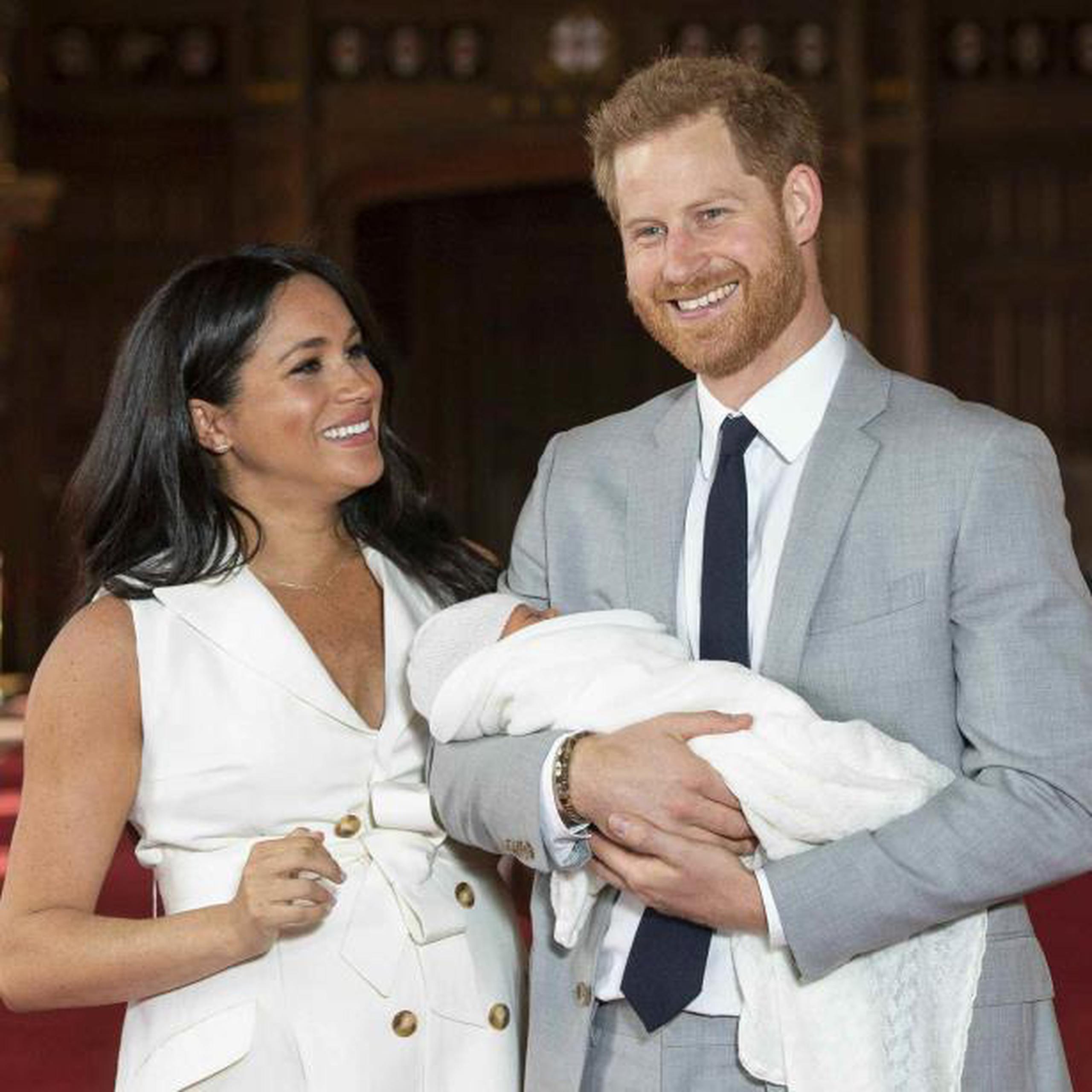 Revelan el certificado de nacimiento del bebé real Archie Harrison ...