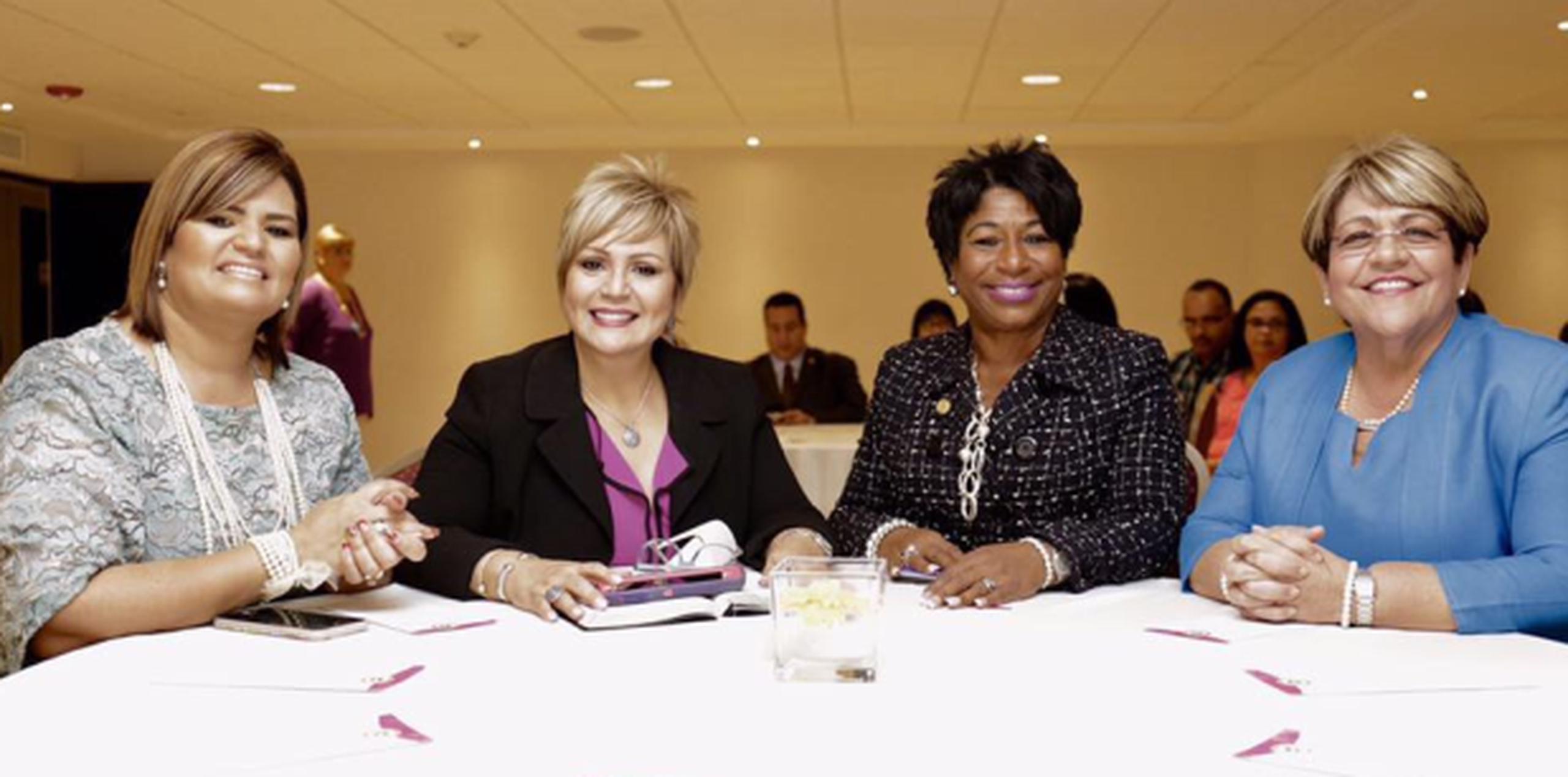 Senado de Puerto Rico reconoce a Wanda Rolón - Primera Hora