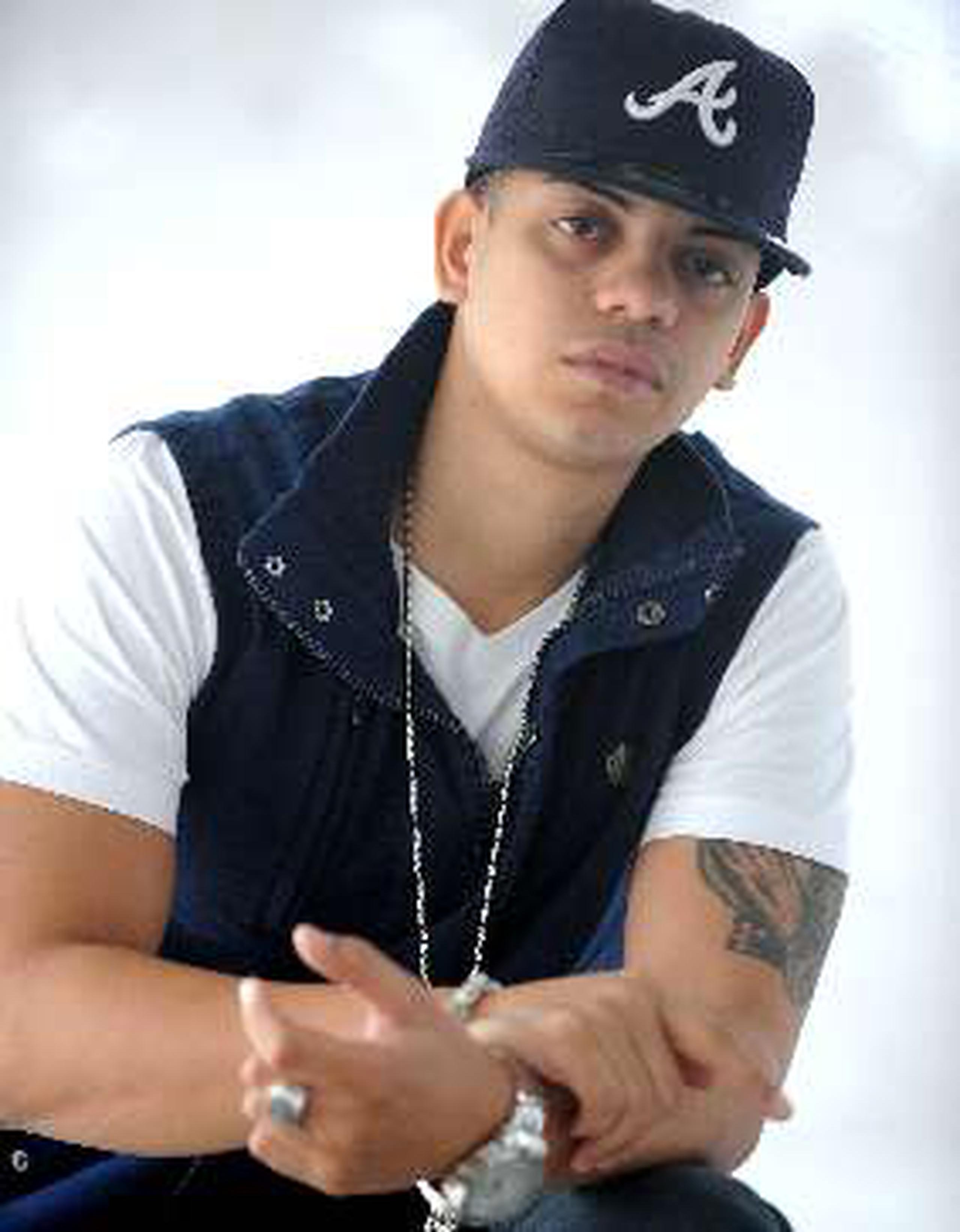 J. Álvarez defiende su estilo “ni muy vulgar ni muy puritano” - Primera ...