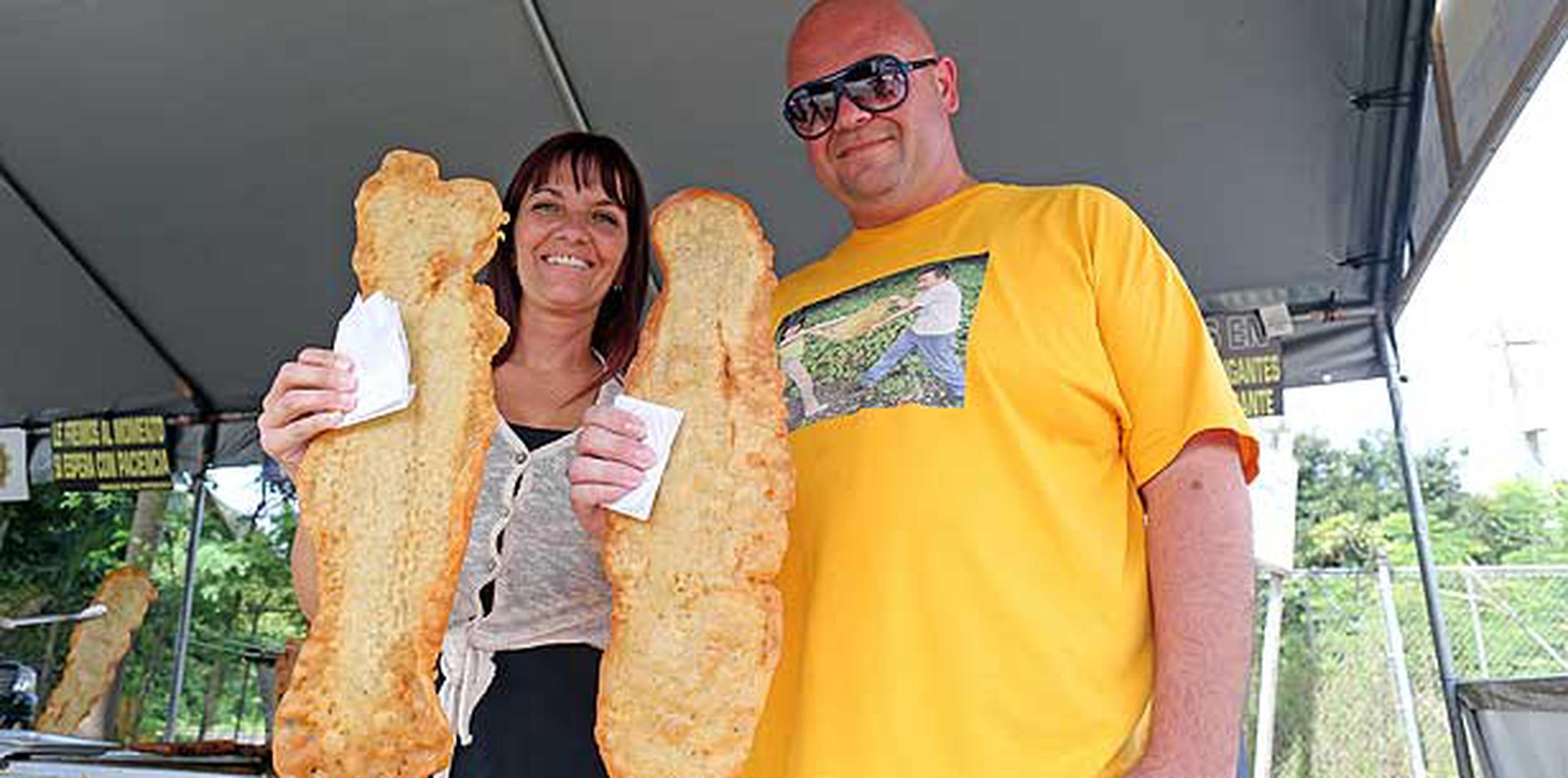 A Nilsa Cintrón le dio por hacer los bacalaítos gigantes - Primera Hora