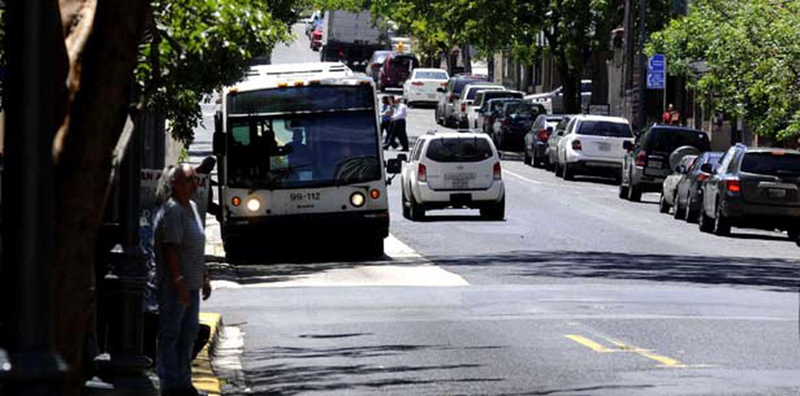 La AMA inspecciona las paradas de guaguas - Primera Hora