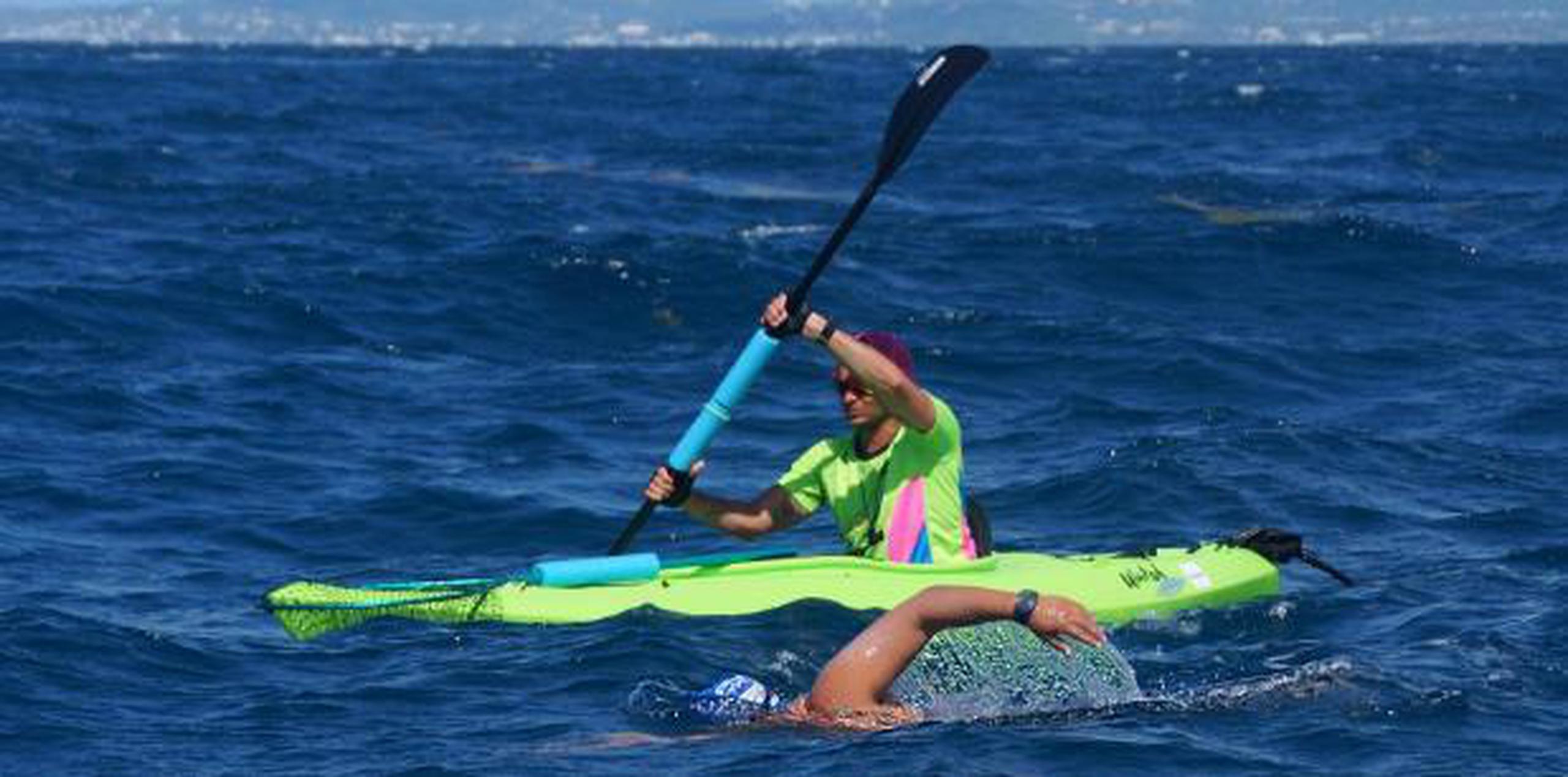 Joel Matos inicia su travesía en busca de nadar 60 millas en menos de ...