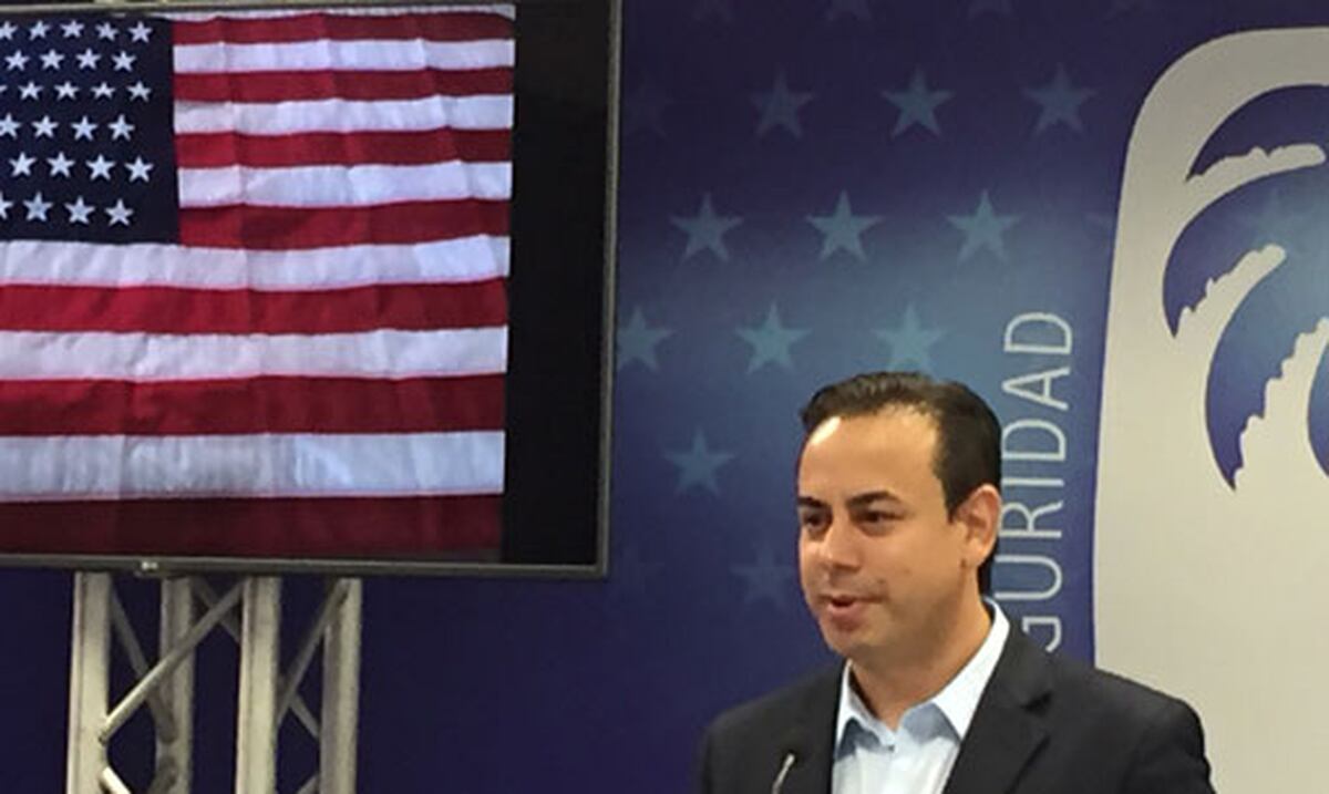 PNP estrena bandera con 51 estrellas en comité central - Primera Hora