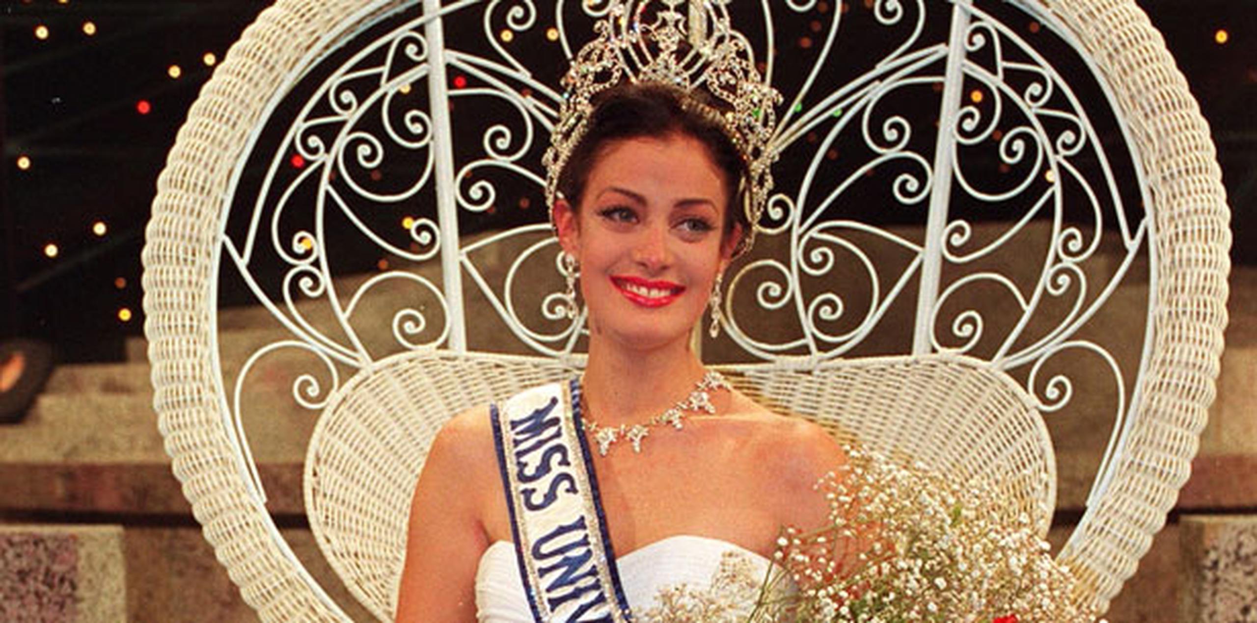 Celebran a Dayanara Torres a 20 años de Miss Universe - Primera Hora